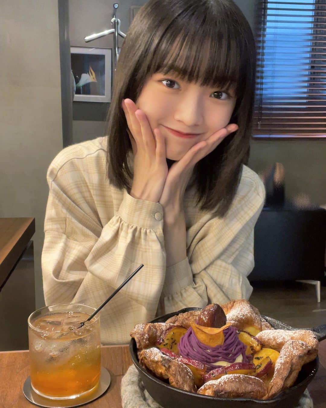 山﨑愛生さんのインスタグラム写真 - (山﨑愛生Instagram)「. @i2.cafe さんへ行ってきました♪ 📷 ♡「大学芋と紫芋モンブラン」 ♡「ヘーゼルナッツラテ」 お母さんが頼んだ ...