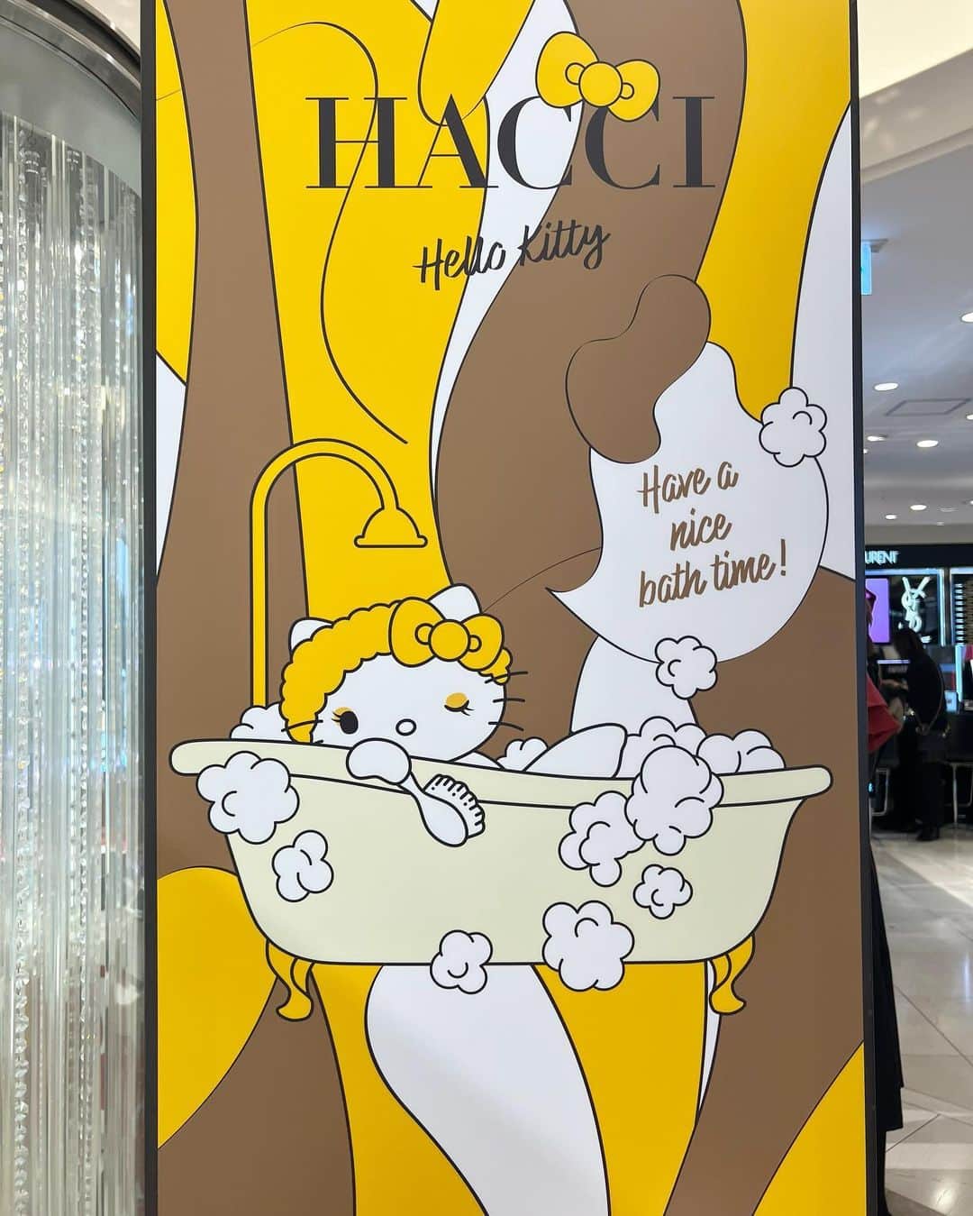 得あゆさんのインスタグラム写真 - (得あゆInstagram)「HACCI×Kitty 最強コラボ💛🍯🐝💭 11/1〜1週間限定で阪急うめだ本店 2階にてPOPUP開催中💛 とっても可愛いく ...