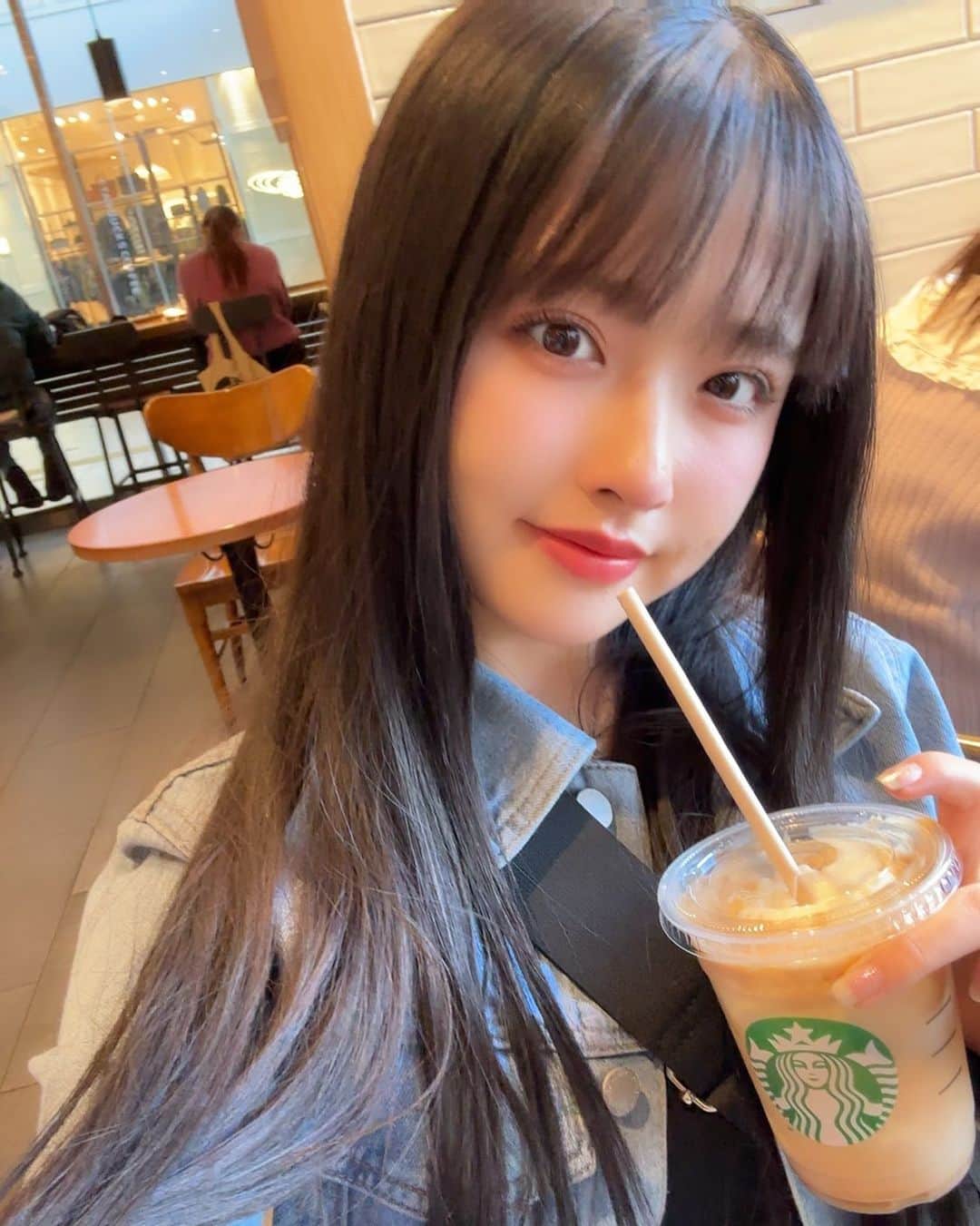 りりさんのインスタグラム写真 - (りりInstagram)「新しいいちごのやつ飲みたい🩷 #jmix #ジェイミックス #model #モデル #jk2 #sjk #大分 #りり」11月2日 ...