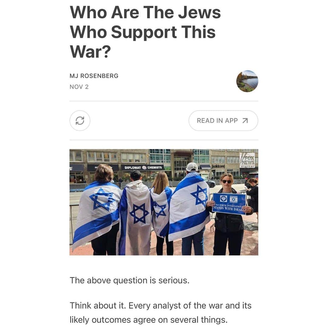 エブロ・ダーデンさんのインスタグラム写真 - (エブロ・ダーデンInstagram)「On Substack I read articles ...