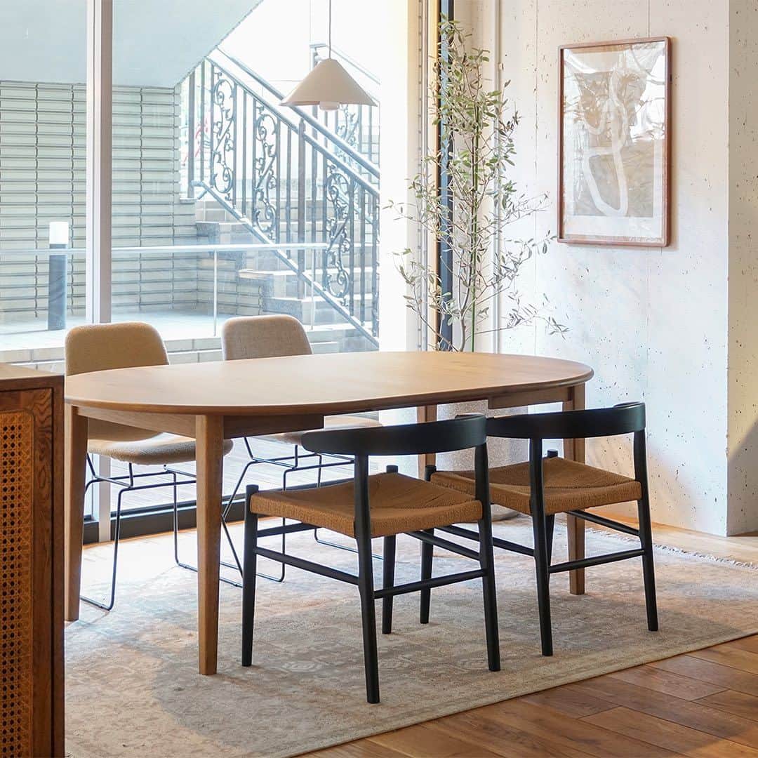 Re:CENO（リセノ）さんのインスタグラム写真 - (Re:CENO（リセノ）Instagram)「【お店だより】「伸長式ダイニングテーブル folk」のカラー別コーディネートをご紹介します ...