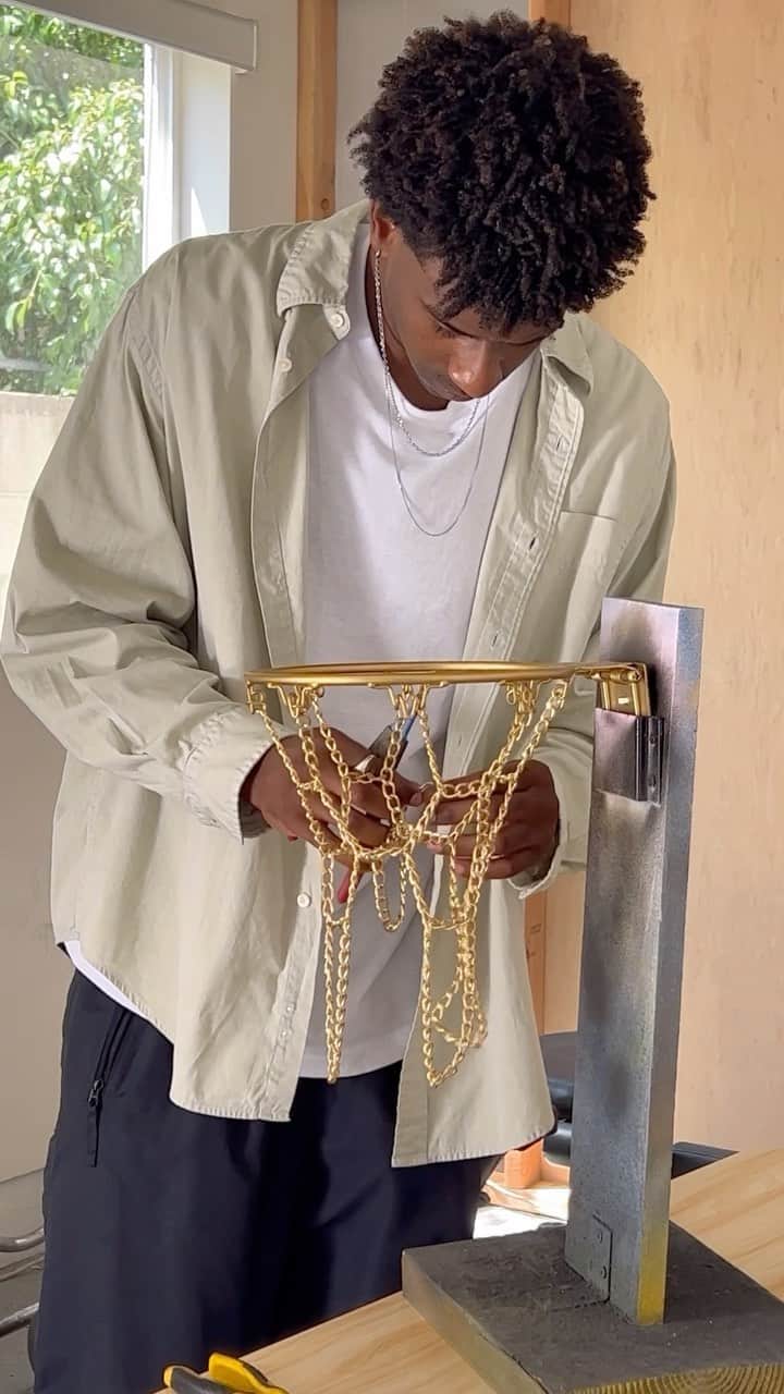 HYPEBEASTさんのインスタグラム動画 - (HYPEBEASTInstagram)「Jarrett Ellis welcomes ...