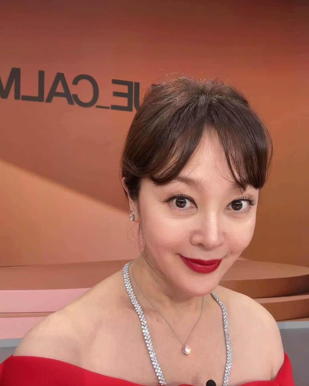 イ・スンヨンさんのインスタグラム写真 - (イ・スンヨンInstagram)「CJ온스타일 잠시후 1시50분 웅진 휴컴 킨츠키콜라겐 수분크림 백토괄사 픈러스 방송준비하고잏어요 ...