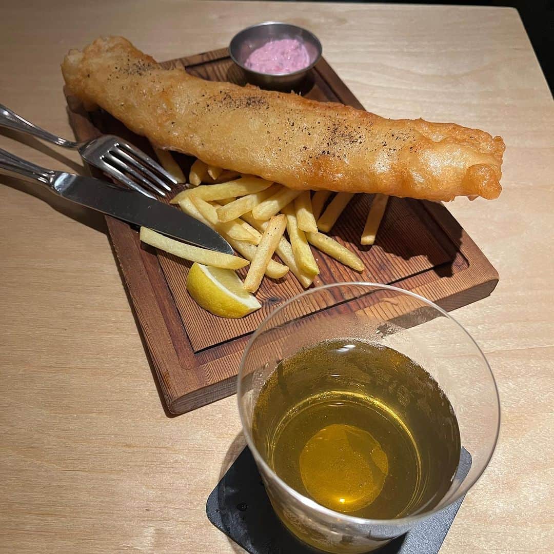 もみじ真魚さんのインスタグラム写真 - (もみじ真魚Instagram)「『#1667/「Beer woman ＆ Pop cat」』 もみじ ...