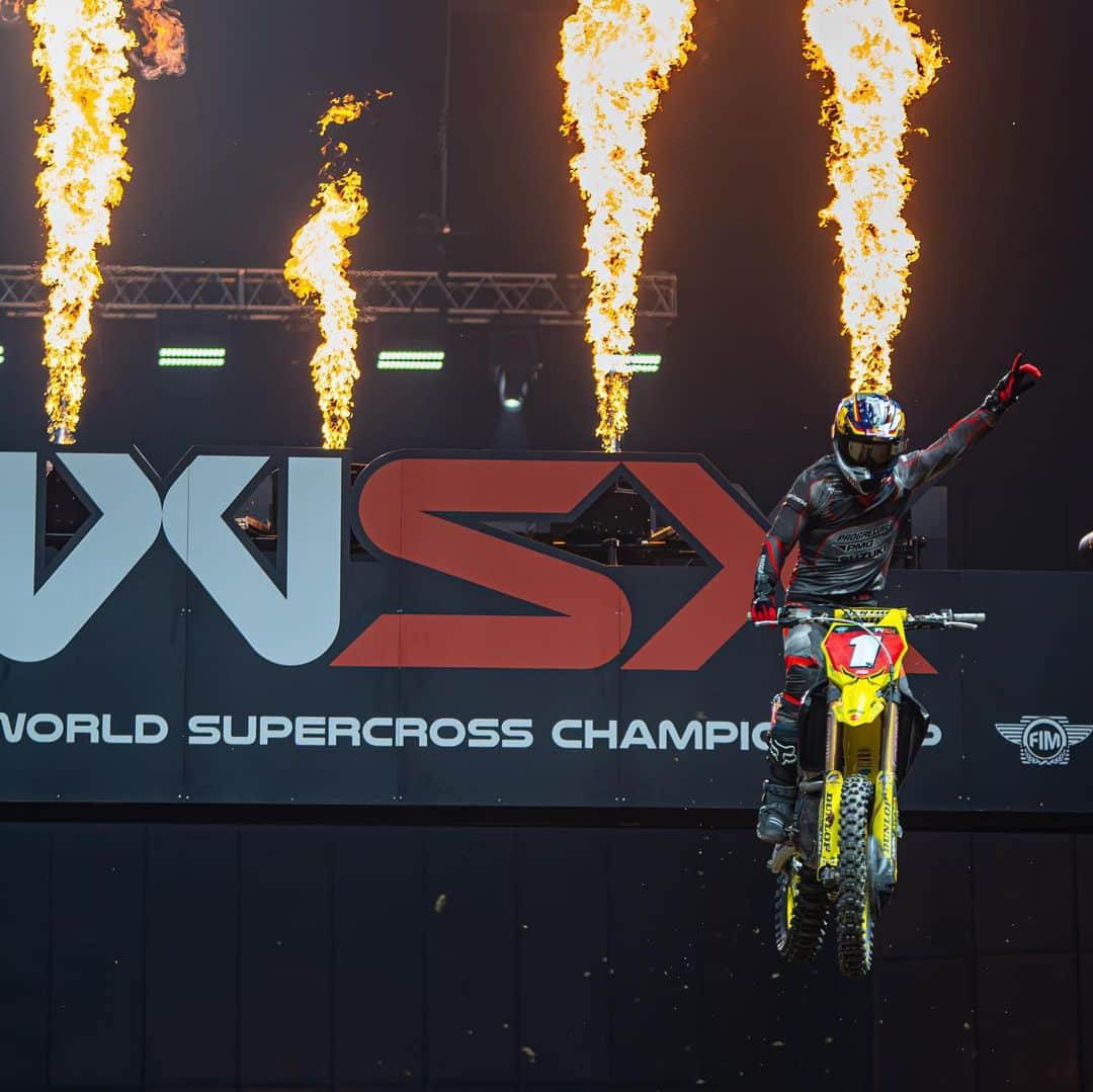 Racer X Onlineさんのインスタグラム写真 - (Racer X OnlineInstagram)「Round two of ...