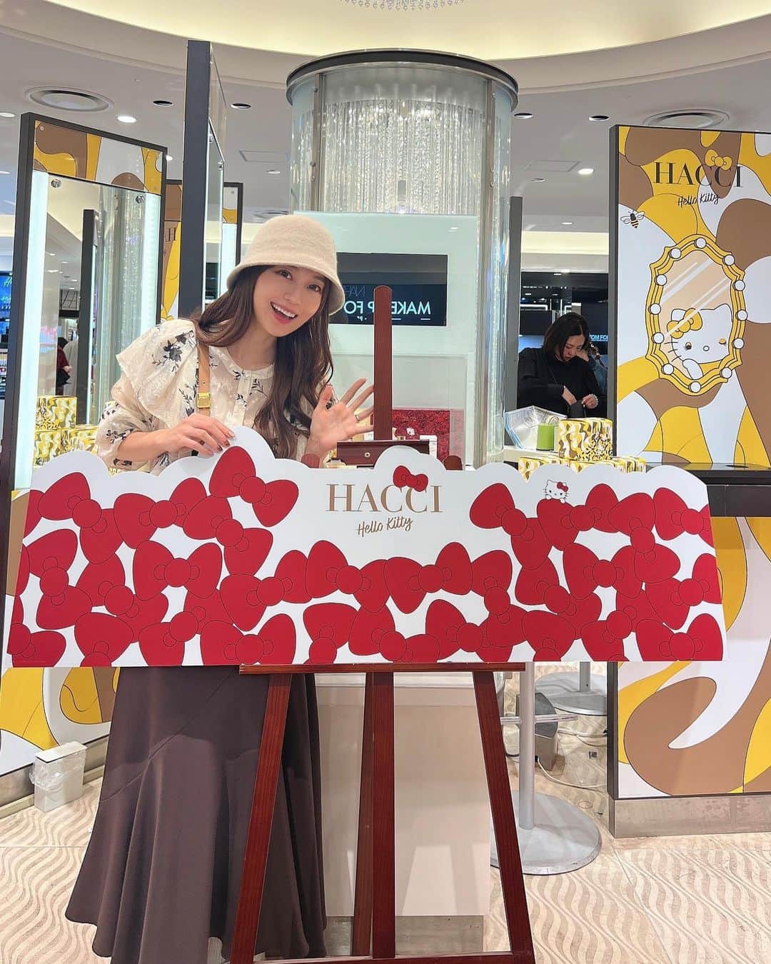 みき みーやんさんのインスタグラム写真 - (みき みーやんInstagram)「HELLO KITTY x HACCIのコラボレーションが 可愛すぎる😭 . 11/1(水)から全国数量限定で ...