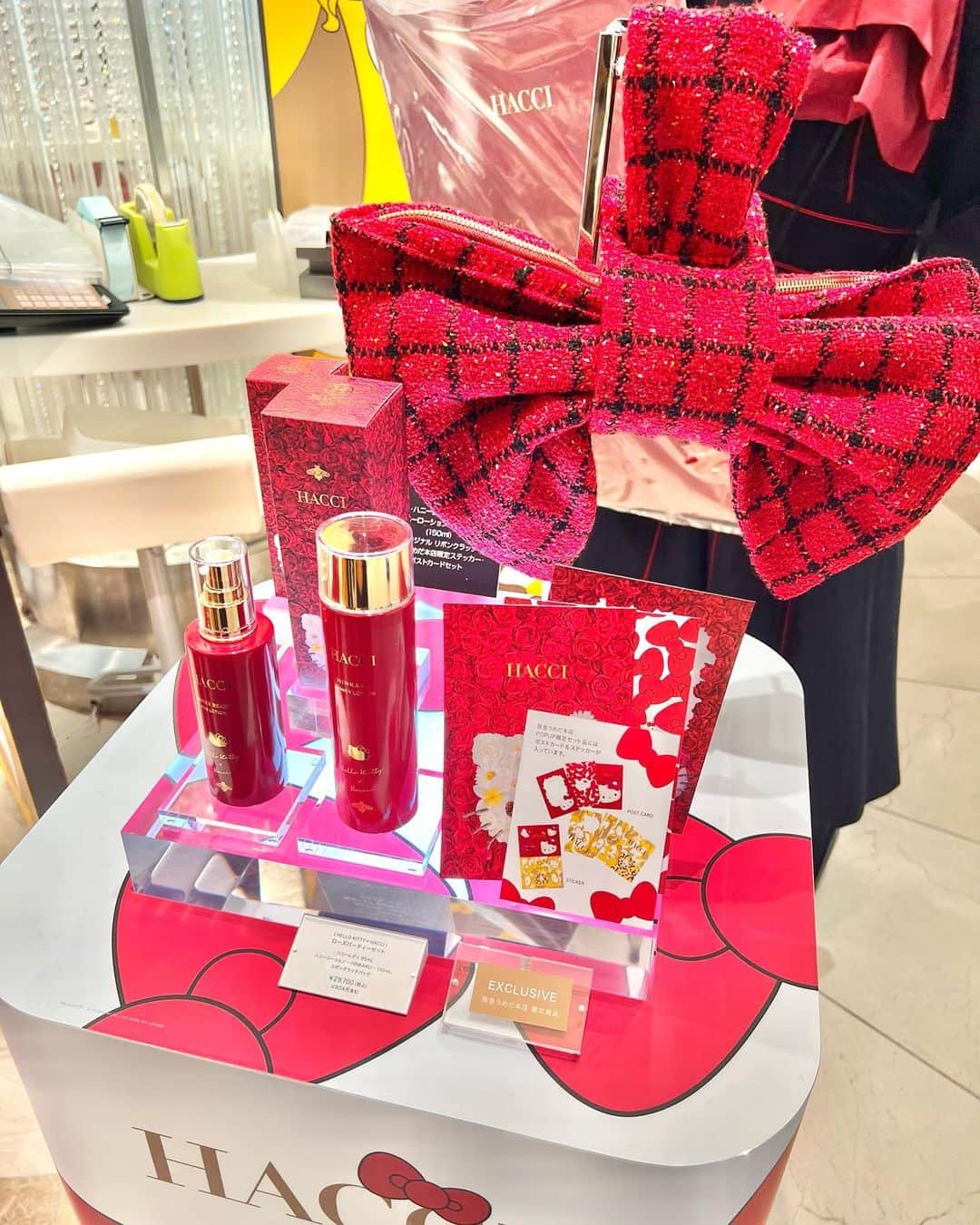 みき みーやんさんのインスタグラム写真 - (みき みーやんInstagram)「HELLO KITTY x HACCIのコラボレーションが 可愛すぎる😭 . 11/1(水)から全国数量限定で ...