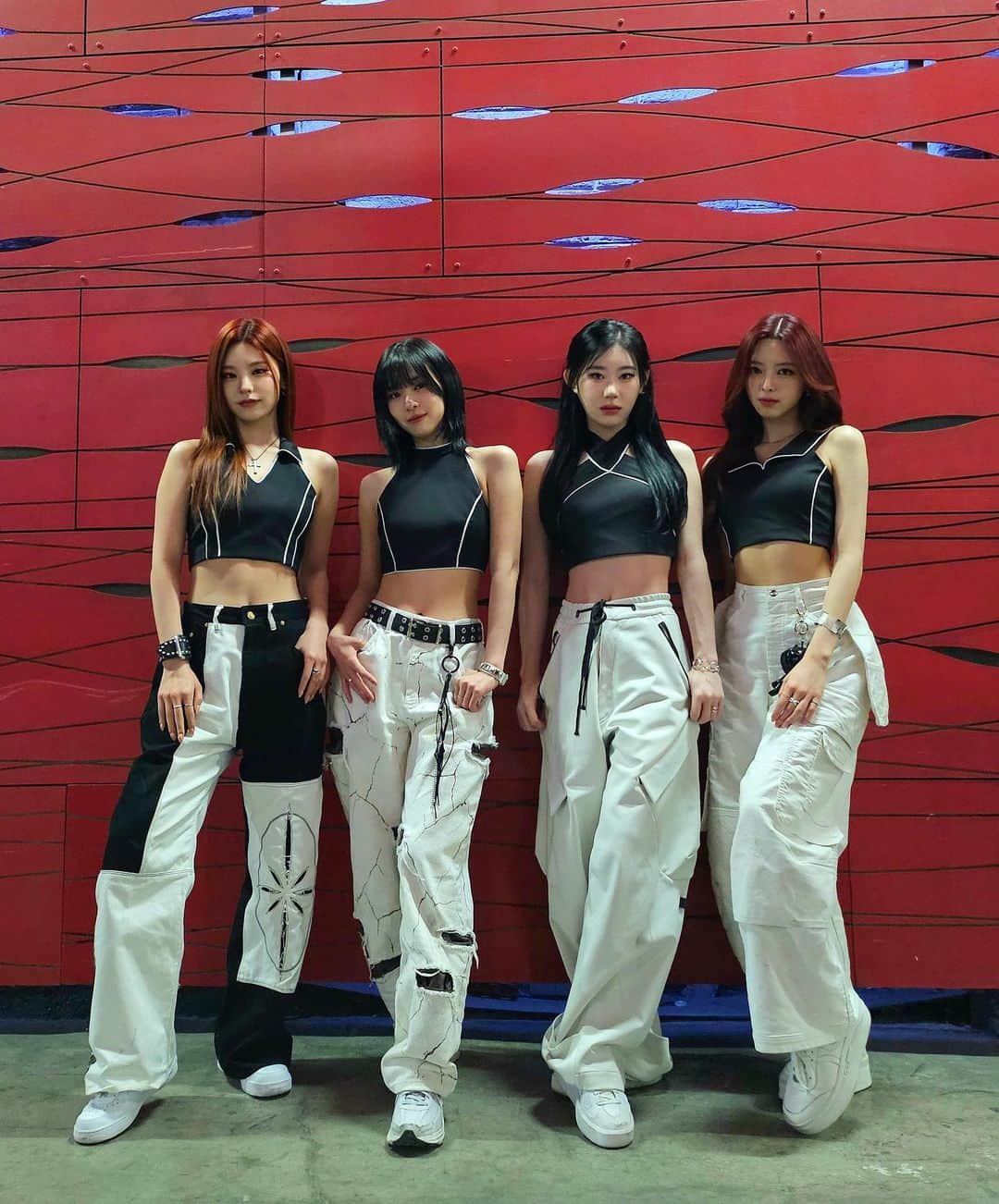 ITZYさんのインスタグラム - (ITZY@itzy.all.in.us)