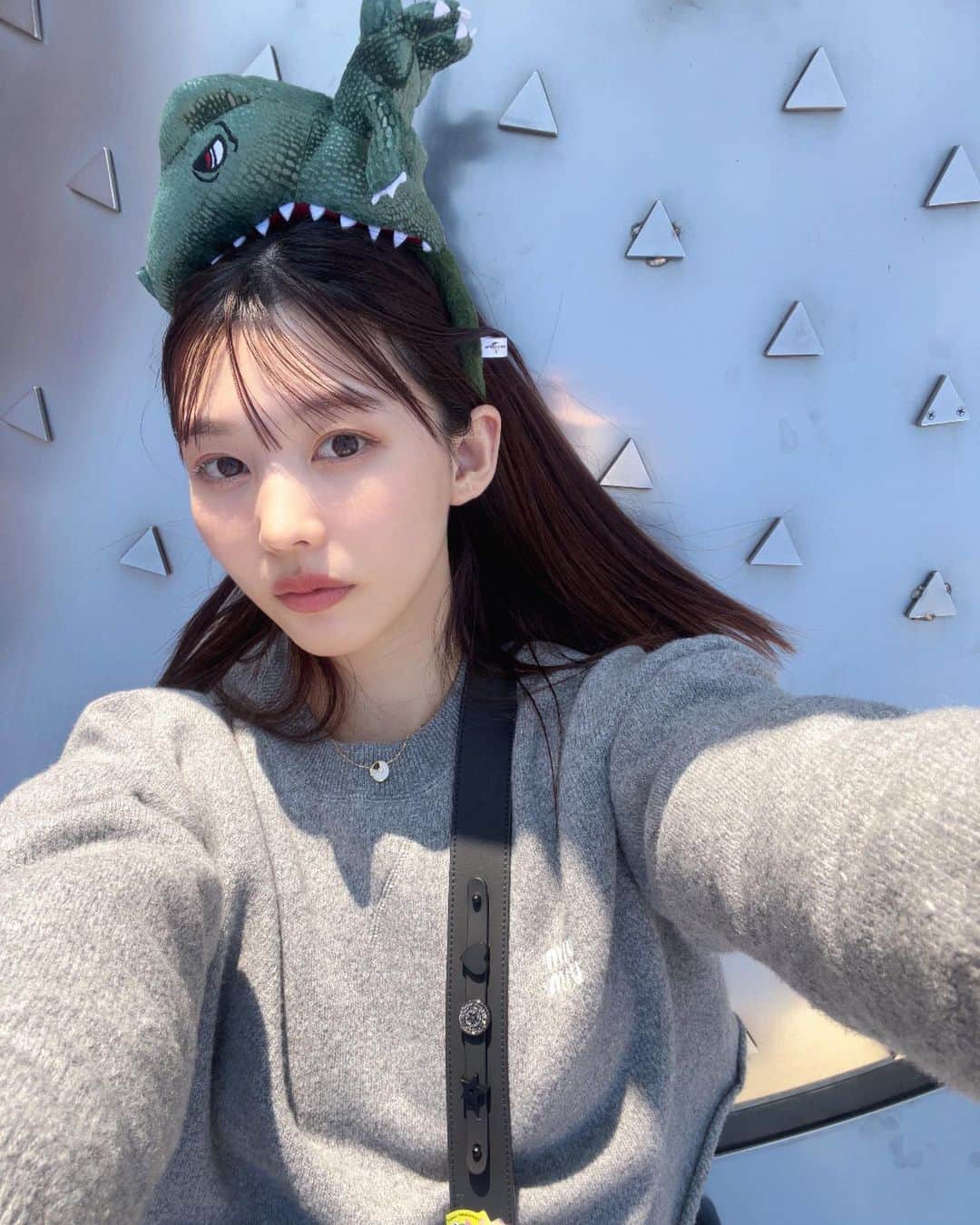 松田紗和さんのインスタグラム写真 - (松田紗和Instagram)「記憶上7.8年ぶりユニバ🎃🩵💛💜#USJ 朝7時台に現地集合って言い出したん誰やねんほんま😂 気合い入りすぎ😂笑 #usj ...