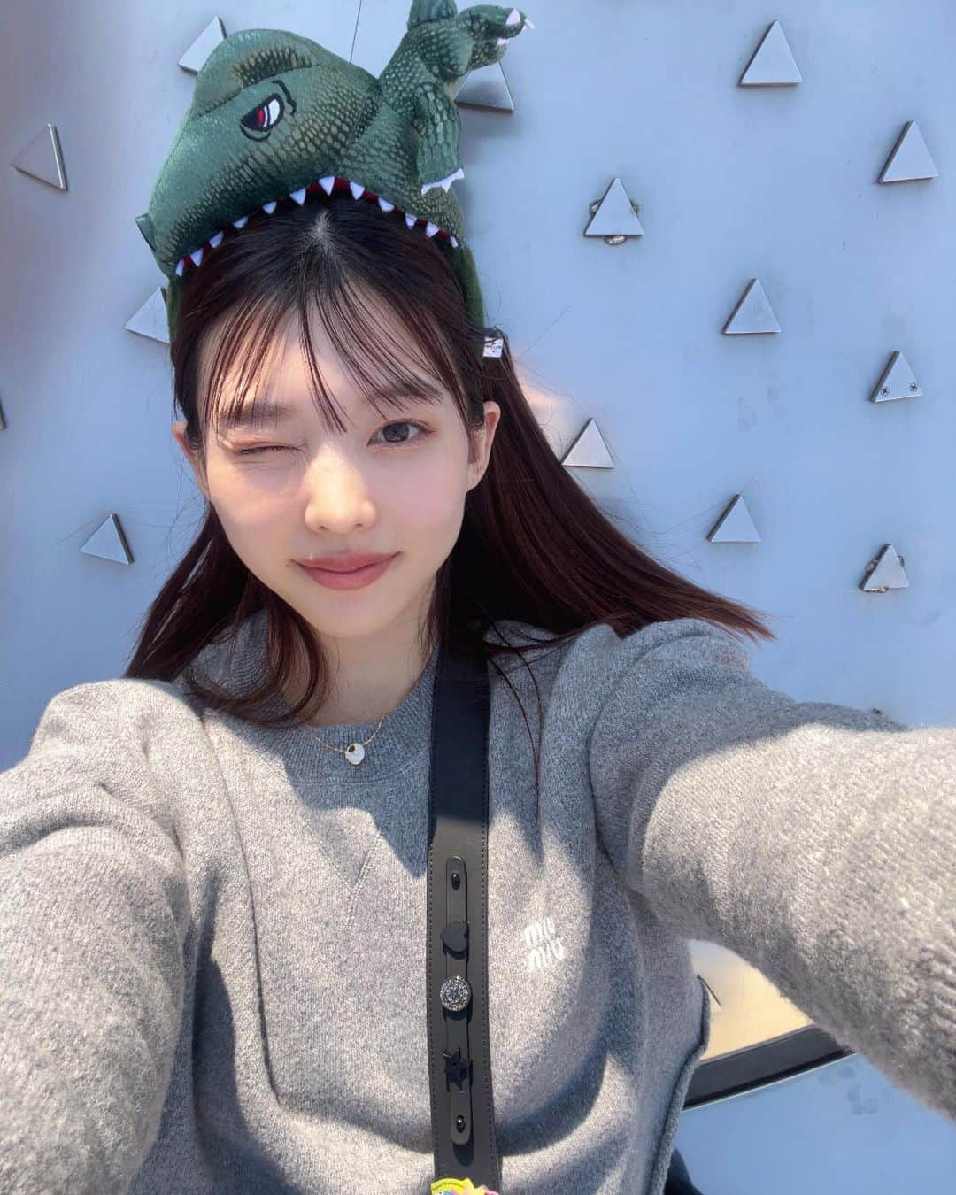 松田紗和さんのインスタグラム写真 - (松田紗和Instagram)「記憶上7.8年ぶりユニバ🎃🩵💛💜#USJ 朝7時台に現地集合って言い出したん誰やねんほんま😂 気合い入りすぎ😂笑 #usj ...