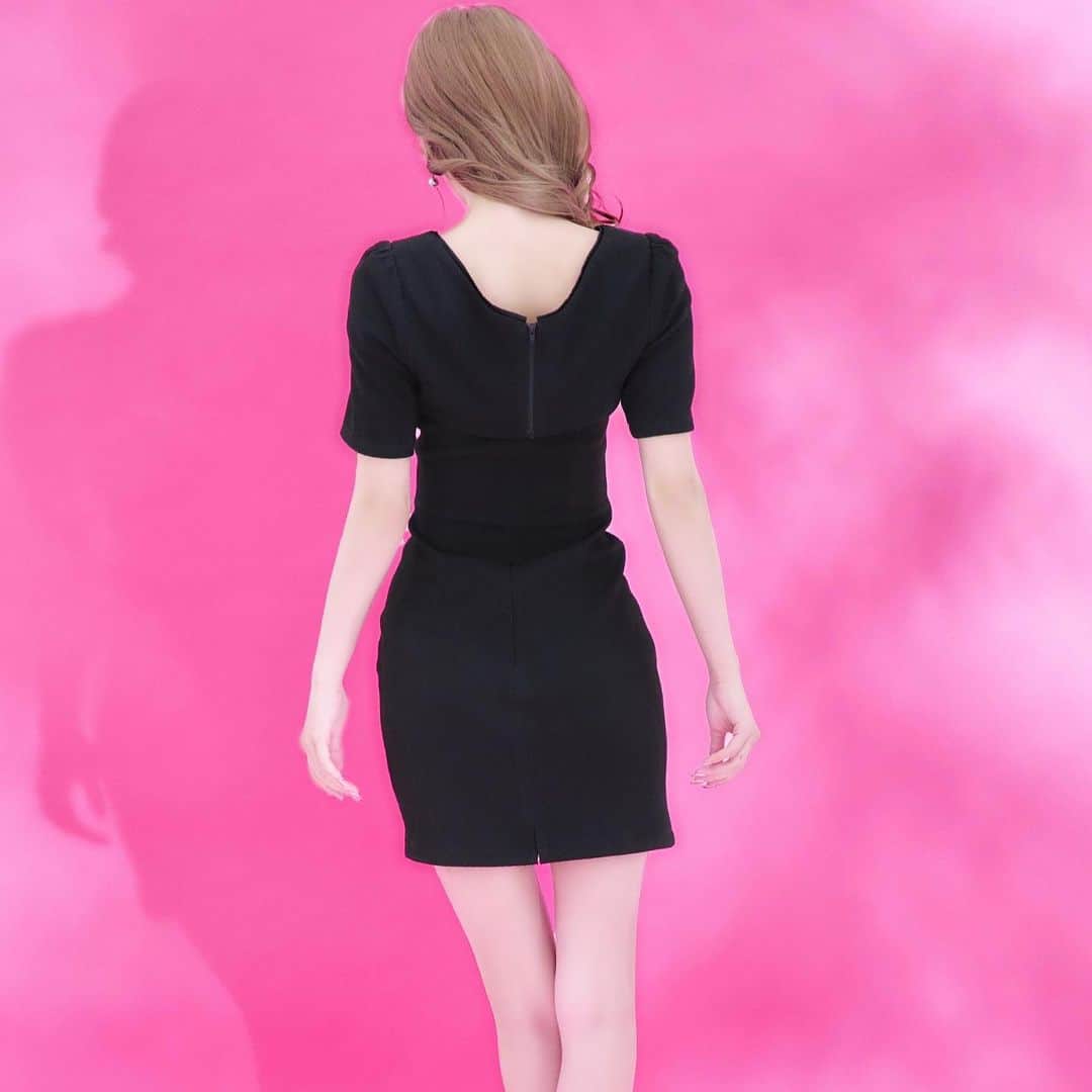 シュガーさんのインスタグラム写真 - (シュガーInstagram)「. . \\ 胸爆盛れ注意 ️💋 // . . 今週一発目の新作は ...