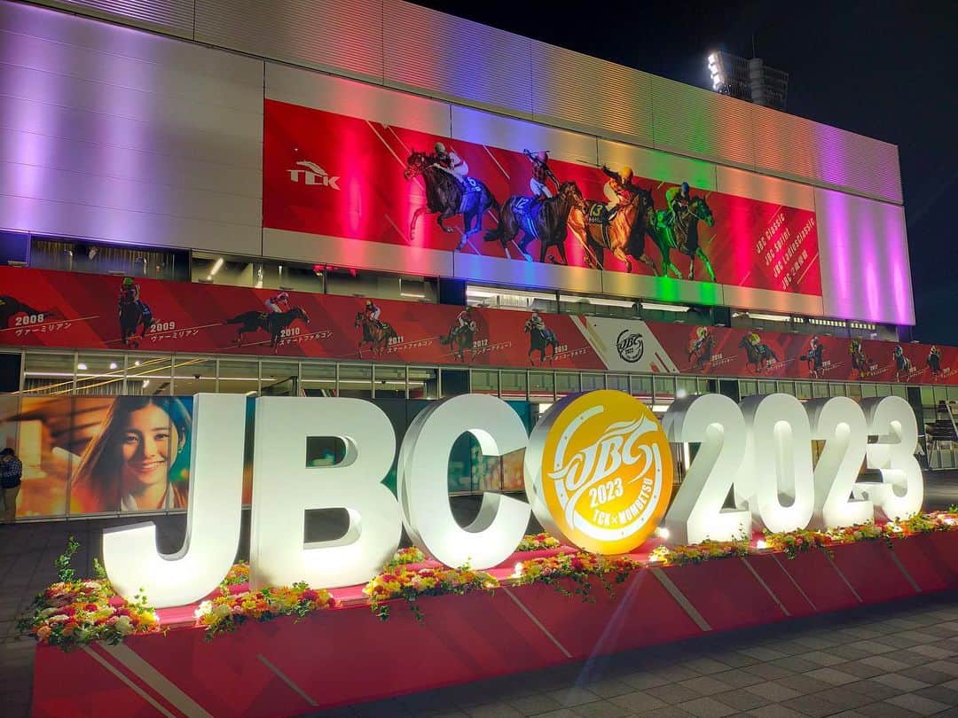 山田桃子さんのインスタグラム写真 - (山田桃子Instagram)「JBC2023🌹 . ダート競馬の祭典🏇JBC 山田組でリポート🎤 (山田かれん、山田桃子) あとで想いを綴ろうとためてい ...
