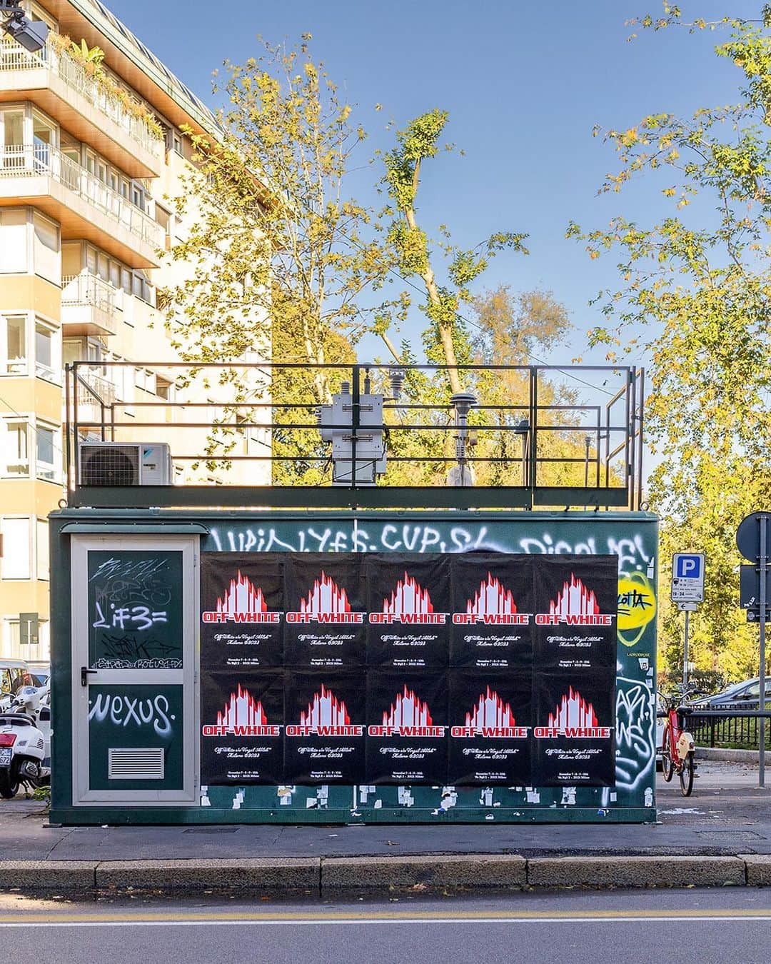 OFF-WHITE C/O VIRGIL ABLOHさんのインスタグラム写真 - (OFF-WHITE C/O VIRGIL ...