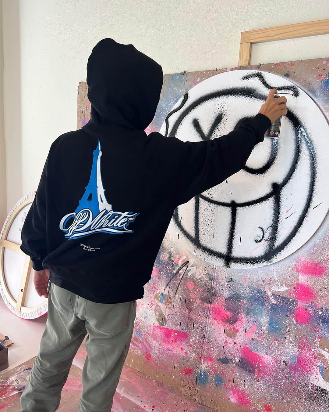 OFF-WHITE C/O VIRGIL ABLOHさんのインスタグラム写真 - (OFF-WHITE C/O VIRGIL ...