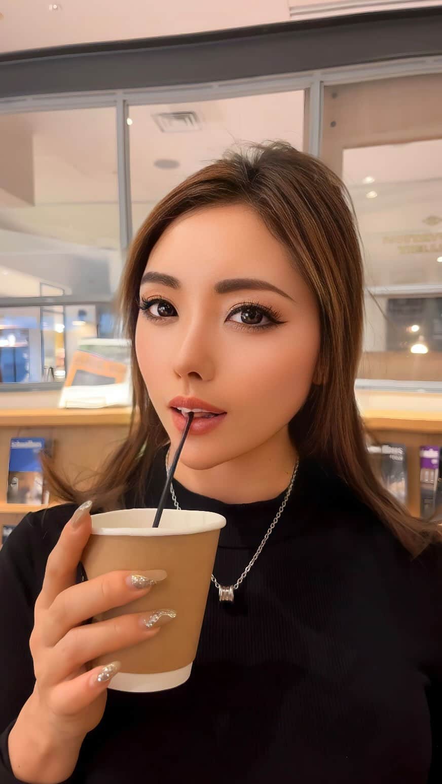 MAKIさんのインスタグラム動画 - (MAKIInstagram)「どこでもお仕事ができるって ほんとありがたい😊 お家でも良いけど 気分を ...