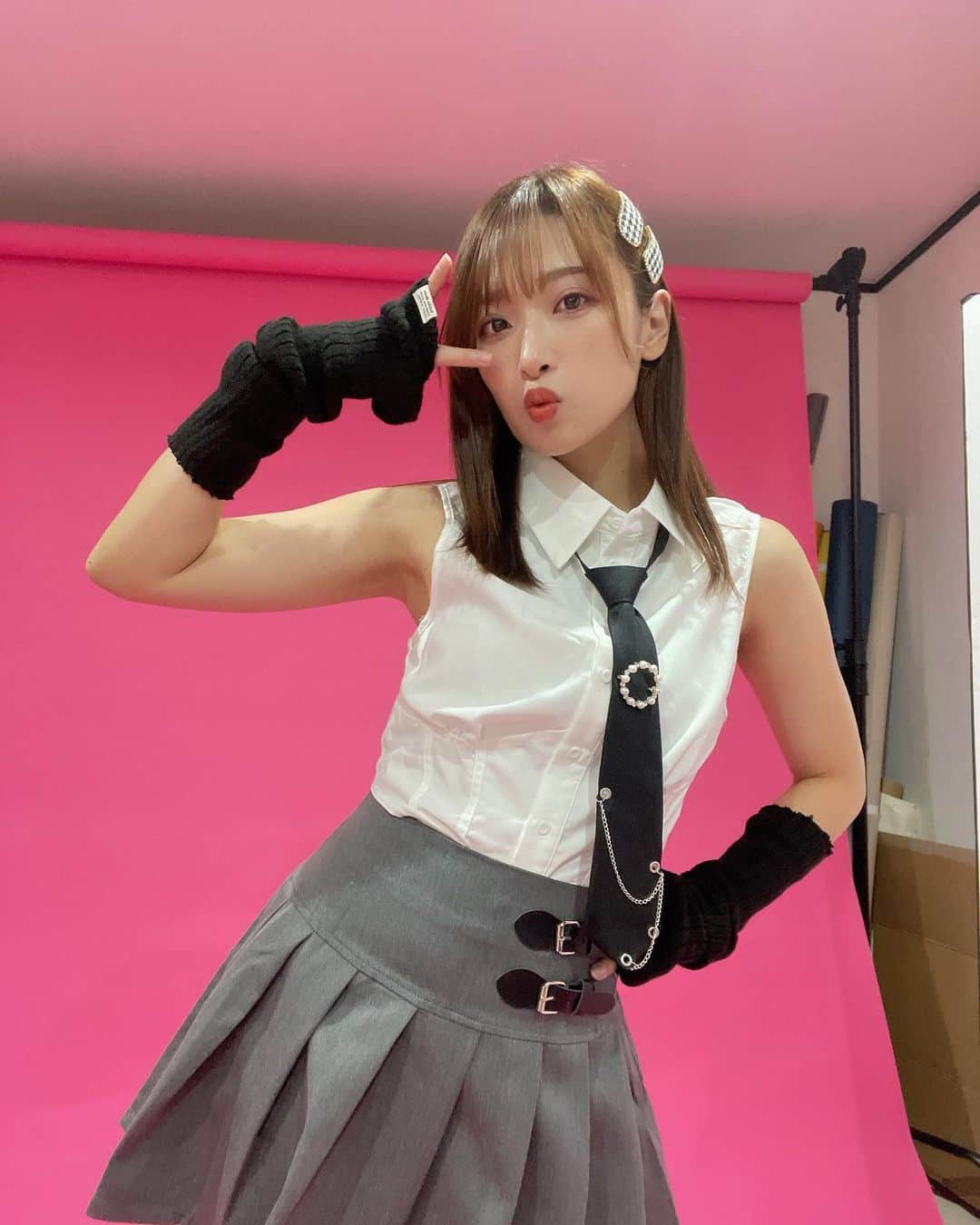 二瓶有加さんのインスタグラム写真 二瓶有加instagram 「 生誕グッズのオフショット📸 憧れのtwiceになりたくて、 完全