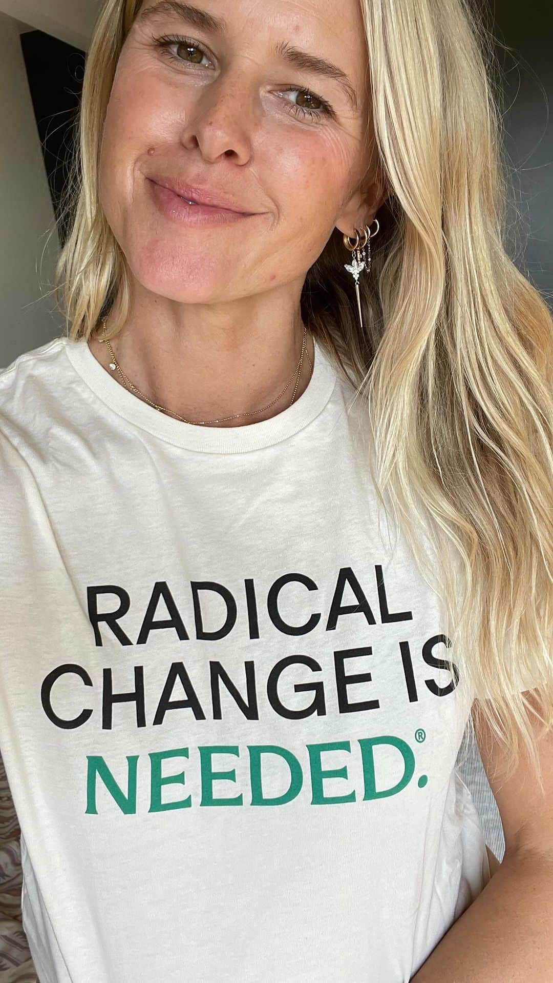 サラ・ライトさんのインスタグラム動画 - (サラ・ライトInstagram)「Radical Change is Needed and we ...