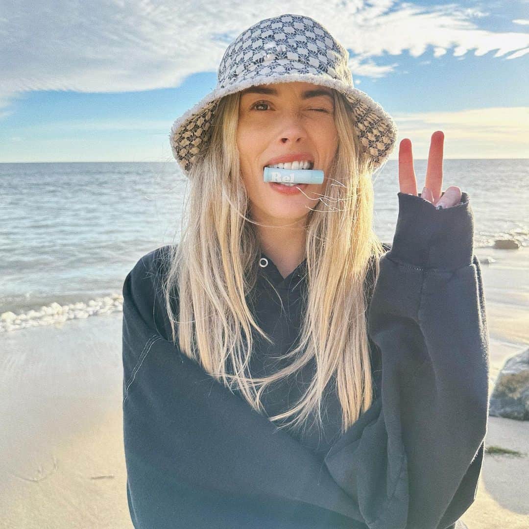 アリエル・ヴァンデンバーグさんのインスタグラム写真 - (アリエル・ヴァンデンバーグInstagram)「So so soooo grateful for this community! My ...