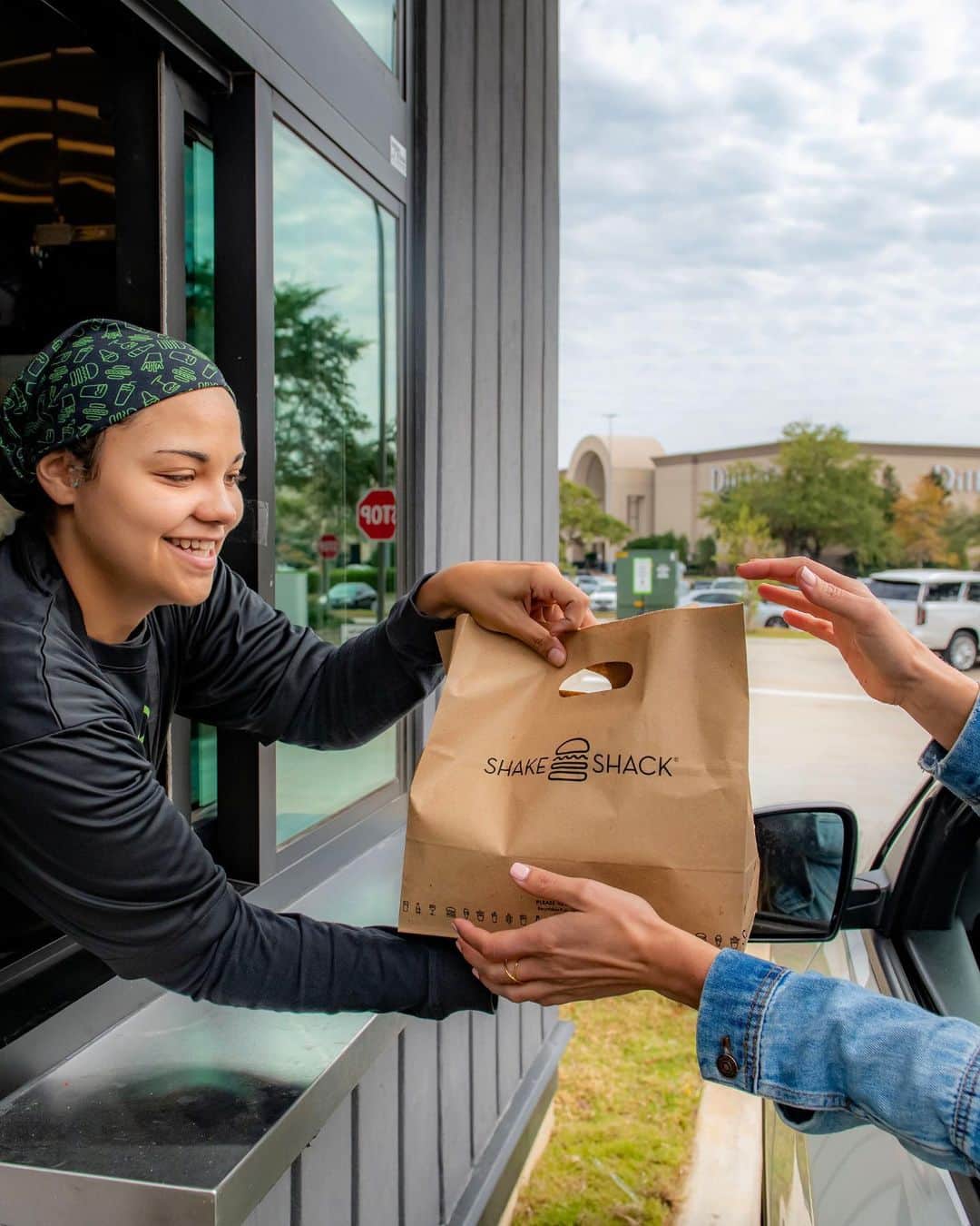 SHAKE SHACKさんのインスタグラム写真 - (SHAKE SHACKInstagram)「Happy Thanksgiving ...