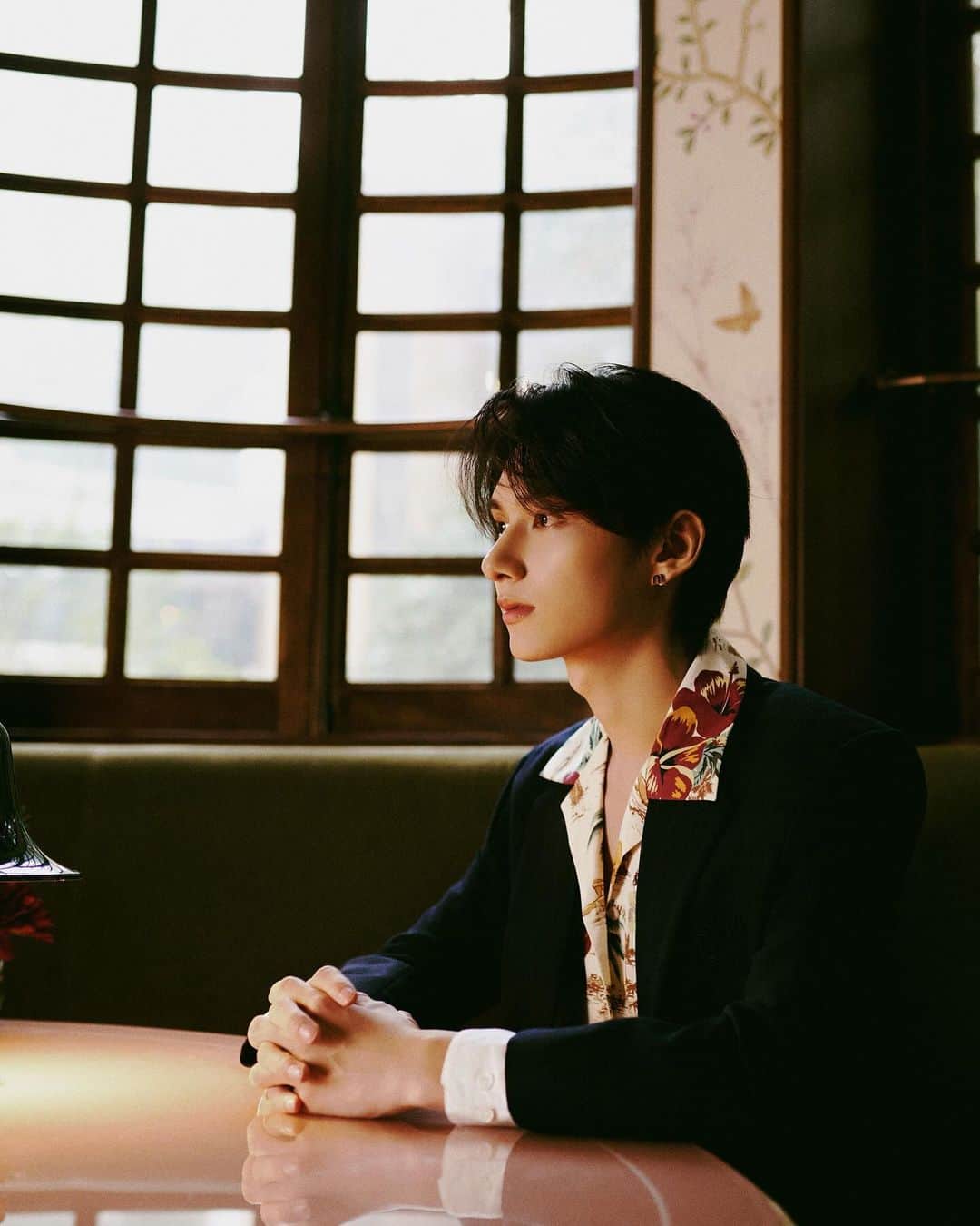 JUNさんのインスタグラム写真 - (JUNInstagram)「자유로운 홀리데이 시간을 즐기세요🍸🎵 @MiuMiu # ...