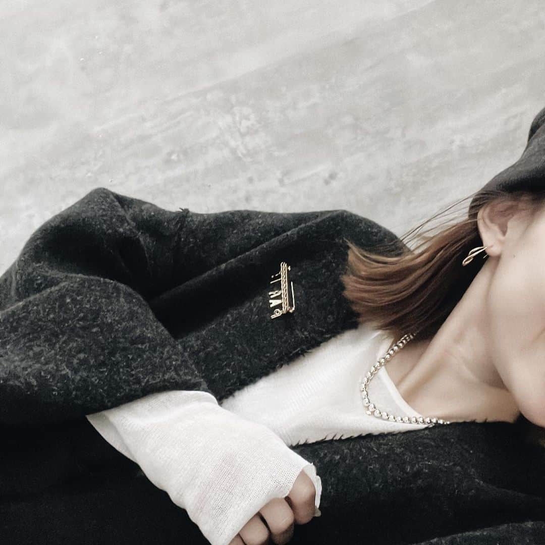 ukapiさんのインスタグラム写真 - (ukapiInstagram)「⠀ ⠀ ⠀ ブローチとっても気に入っている🗼´- ⠀ ニット帽はUNIQLOのヒートテックの。 ユニセックスだけど👨🏻 ...