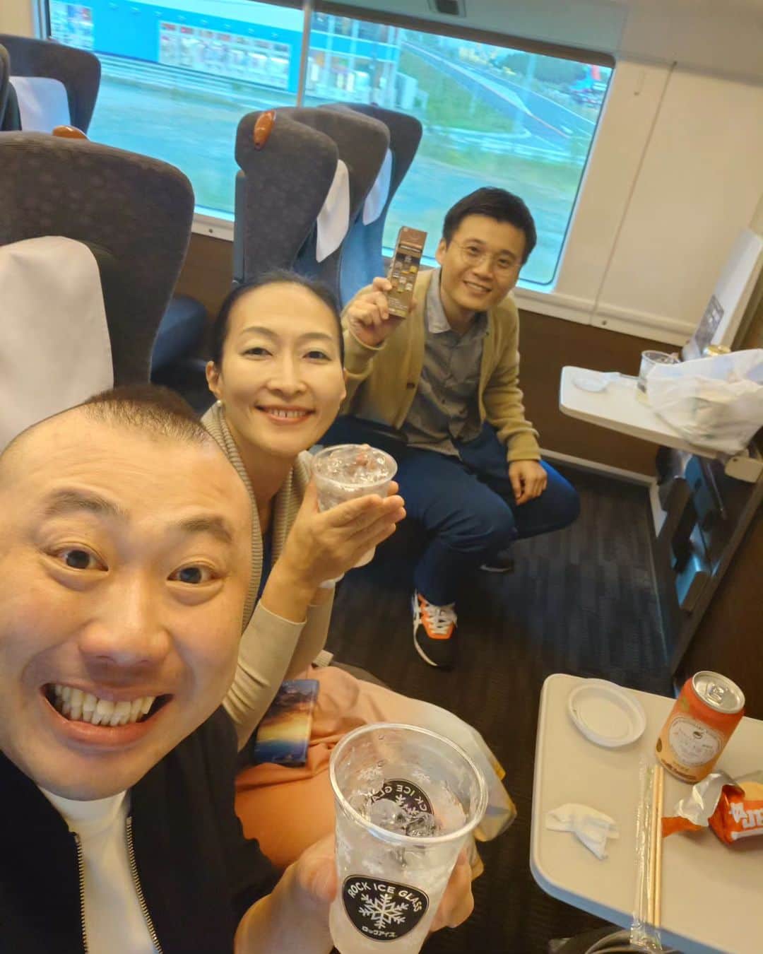 桂宮治さんのインスタグラム写真 桂宮治instagram 「一緒に前座修行をしていた仲間だけで仕事に行ける時代が来たことに最高の喜びを