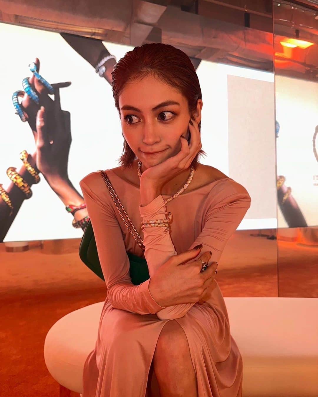 楓さんのインスタグラム写真 - (楓Instagram)「🐍🧡 @bulgari styling @ison.kawada hair&make up @tsukushi_tomita」11月 ...