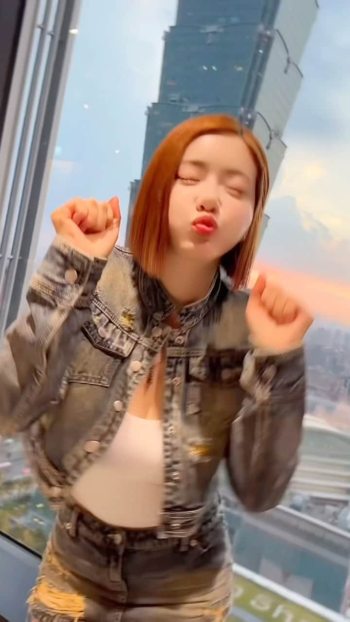 Dj Sodaさんのインスタグラム動画 - (Dj SodaInstagram)「Dancing with 101🏙️💕」11月10日 23時56分 - deejaysoda