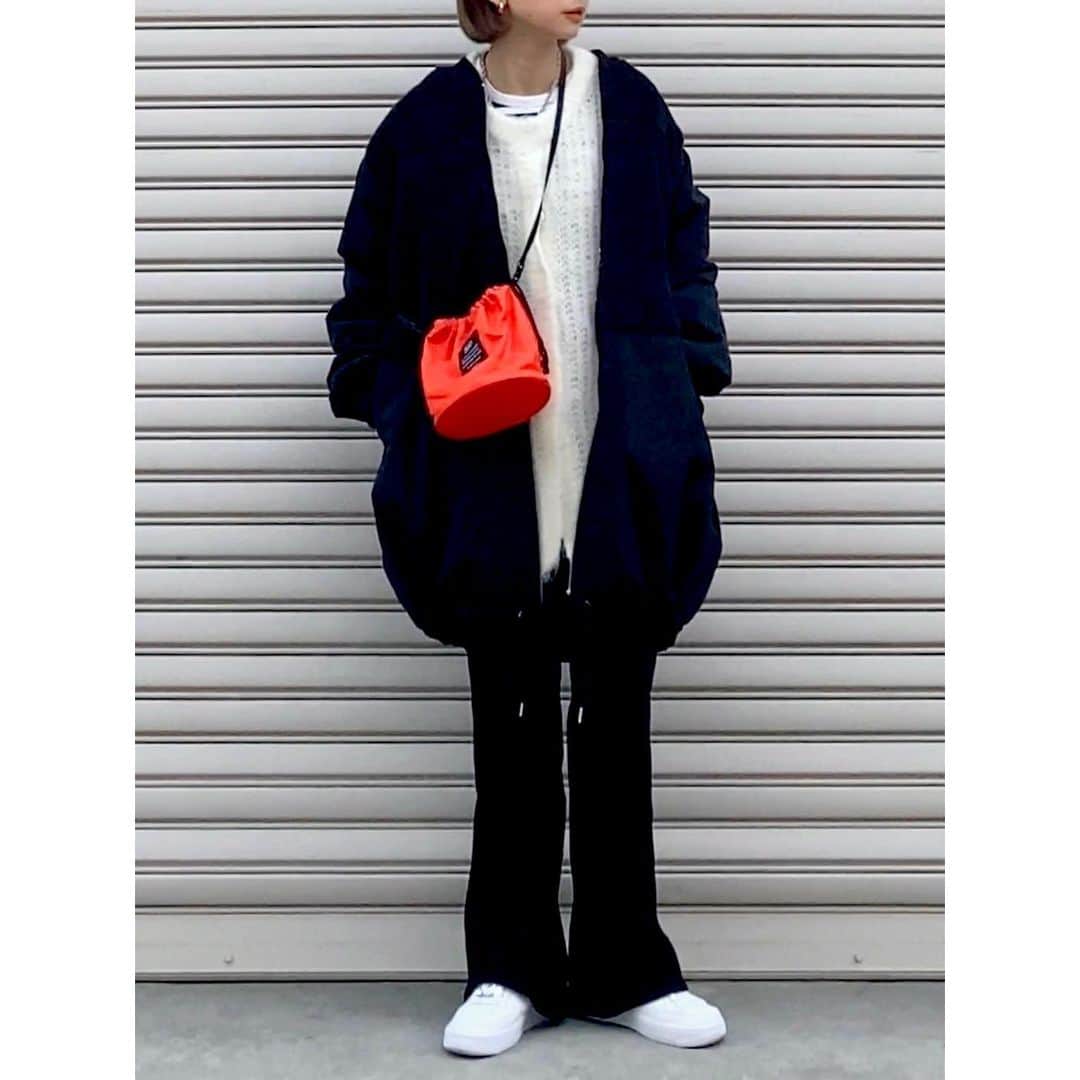 rainbowkwok2さんのインスタグラム写真 - (rainbowkwok2Instagram)「. 急に寒くなって 裏起毛パンツに長めのカーディガンにした🐏 アウター羽織る時は ボタンを ...