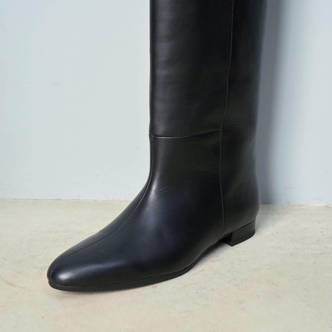 SINMEさんのインスタグラム写真 - (SINMEInstagram)「BLACK LONG BOOTS SINME初のオリジナルブーツをつくりました。 すっきりとしたシューズ部分と膝下まで ...