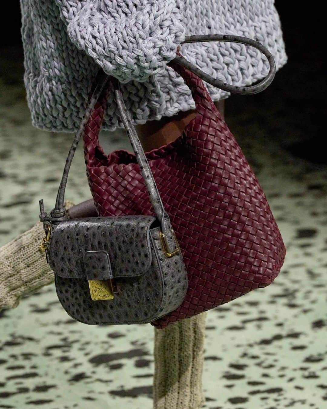 Vogue Parisさんのインスタグラム写真 - (Vogue ParisInstagram)「Double bag trend: this ...