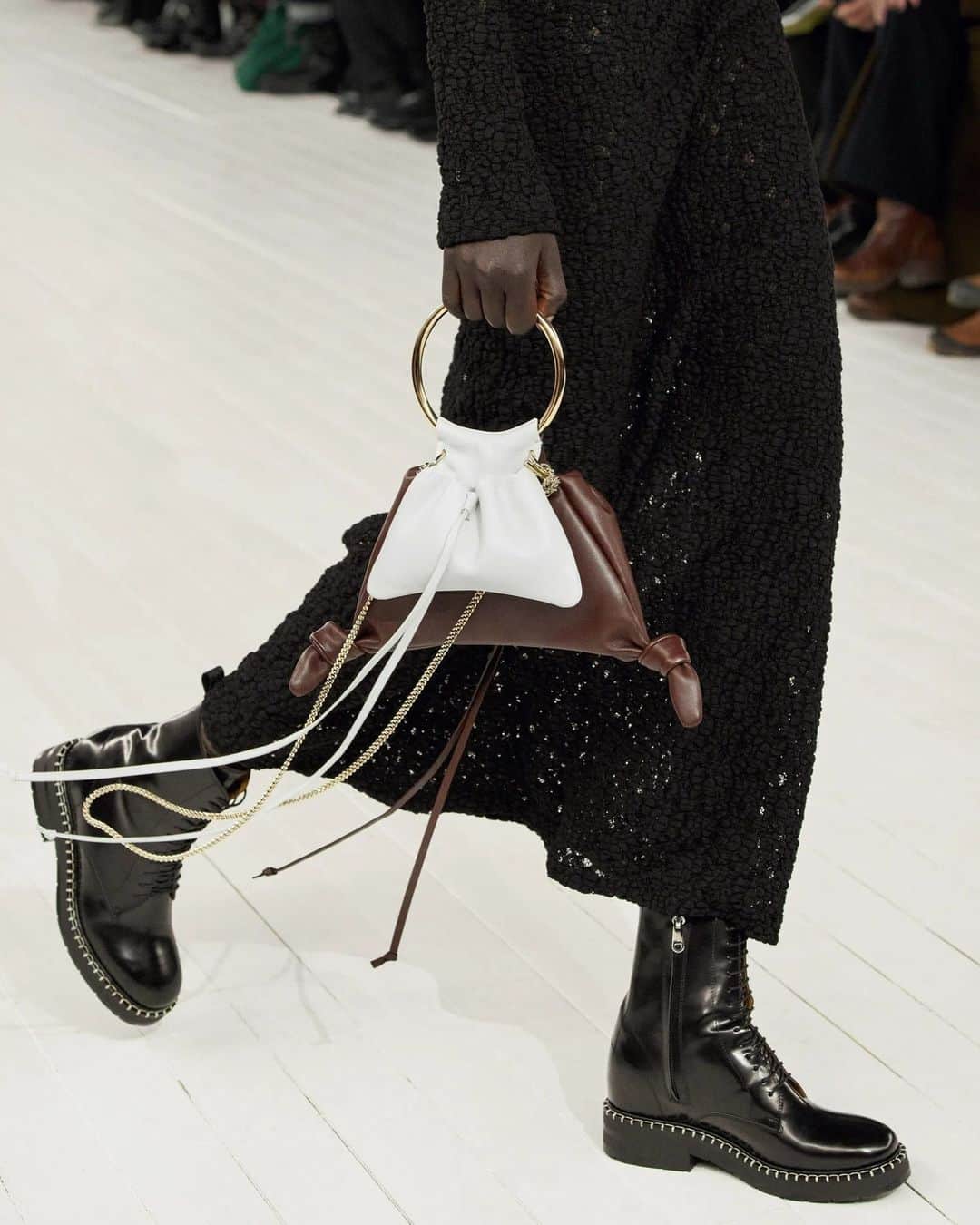 Vogue Parisさんのインスタグラム写真 - (Vogue ParisInstagram)「Double bag trend: this ...