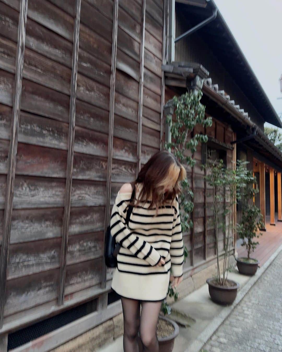 NANAMIさんのインスタグラム写真 - (NANAMIInstagram)「ootd. DIANTÉのニット🖤🤍 高身長の私でも余裕で1枚で着れる〜！！ 寒くなってきてタートルニット大活躍だ ...