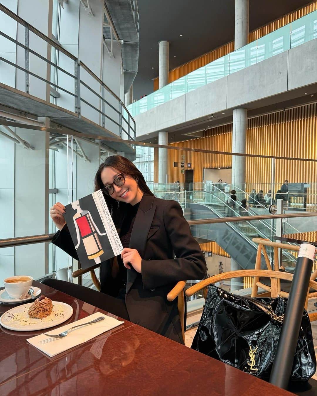 松島花さんのインスタグラム写真 松島花instagram 「 ずっと行けてなかった「イヴ・サンローラン展 時を超えるスタイル」を観に