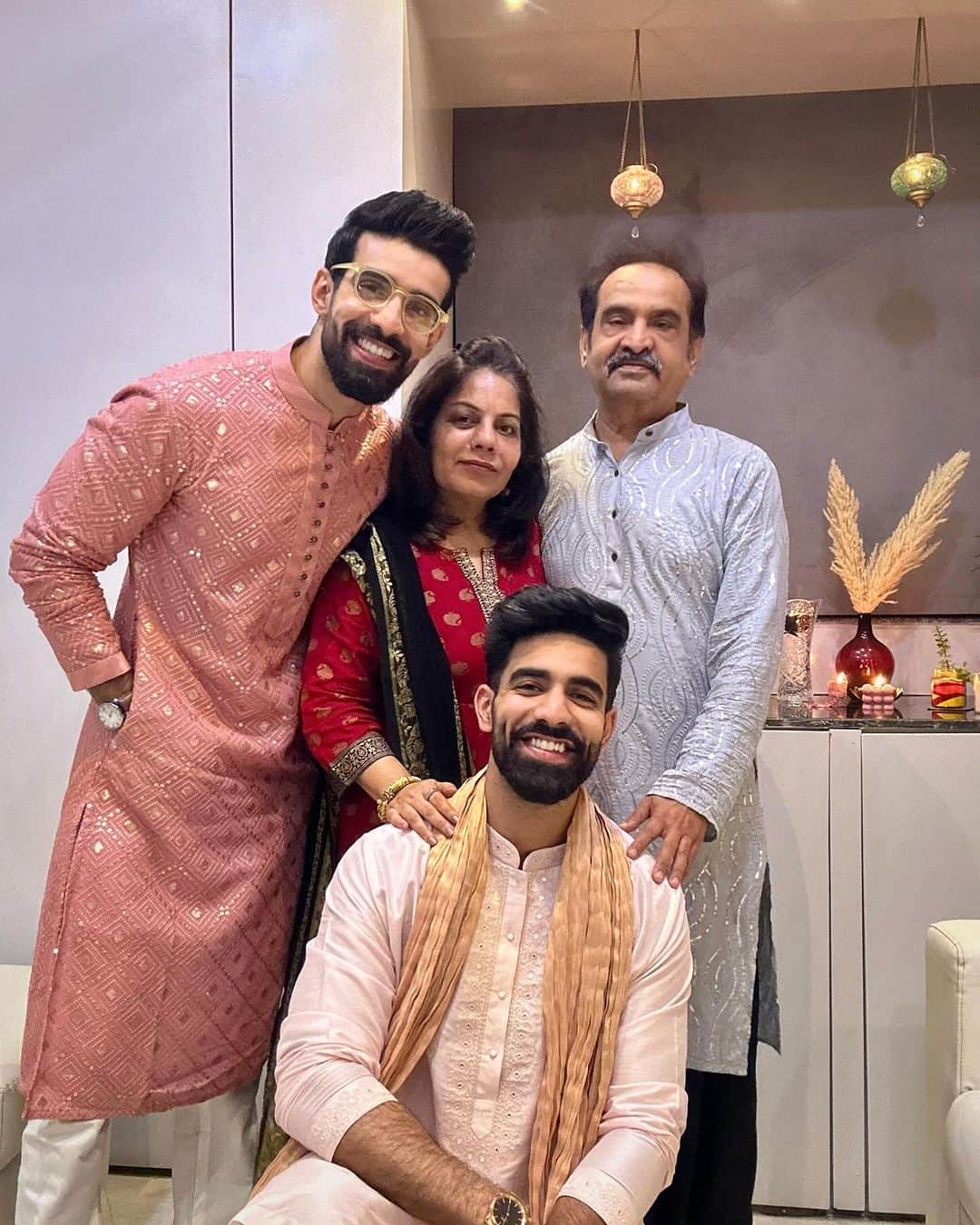 Karron S Dhinggraさんのインスタグラム写真 - (Karron S DhinggraInstagram)「Happy ...