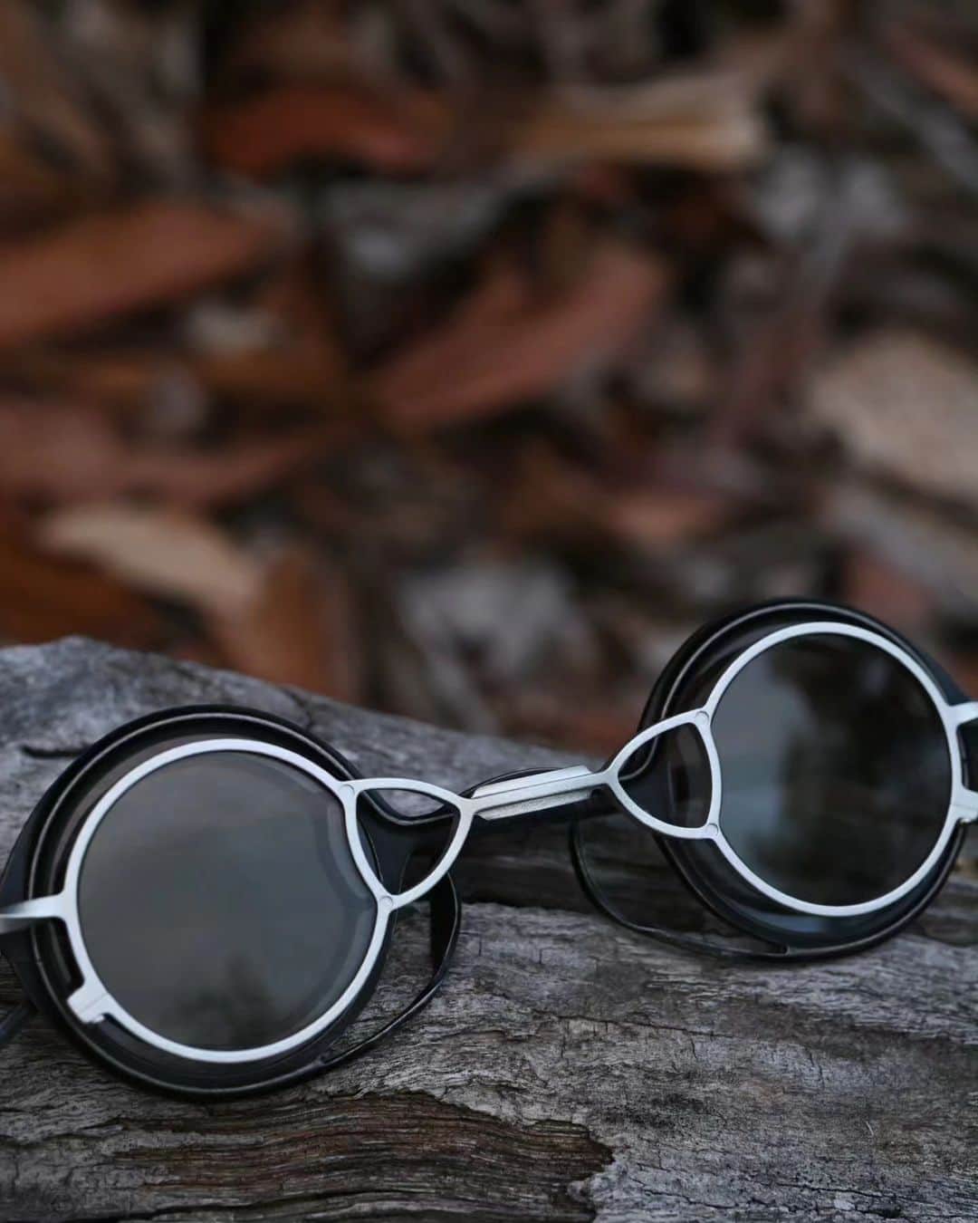 リガーズさんのインスタグラム写真 - (リガーズInstagram)「As the coppery hues of Fall deepen around us, it’s a timely ...