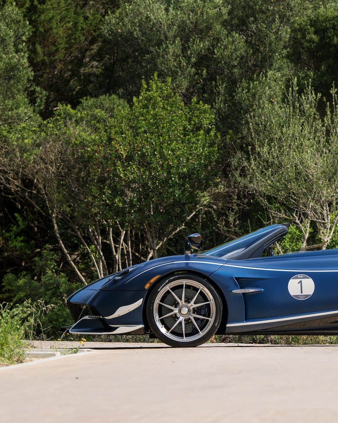 パガーニ・アウトモビリさんのインスタグラム写真 - (パガーニ・アウトモビリInstagram)「Let us introduce you ...