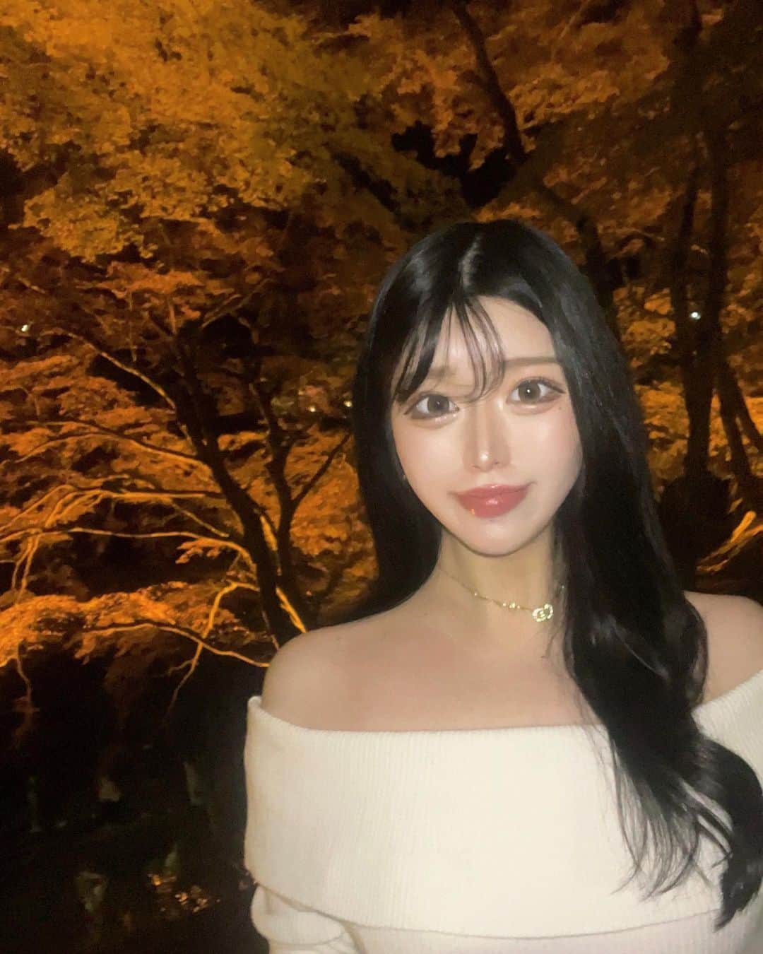 一条ラムさんのインスタグラム写真 一条ラムinstagram 「 2年ぶりの香嵐渓🥹🩵バカ女すぎてオフショルでいたの、うちだけで