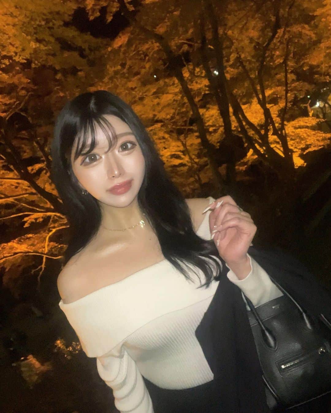 一条ラムさんのインスタグラム写真 一条ラムinstagram 「 2年ぶりの香嵐渓🥹🩵バカ女すぎてオフショルでいたの、うちだけで