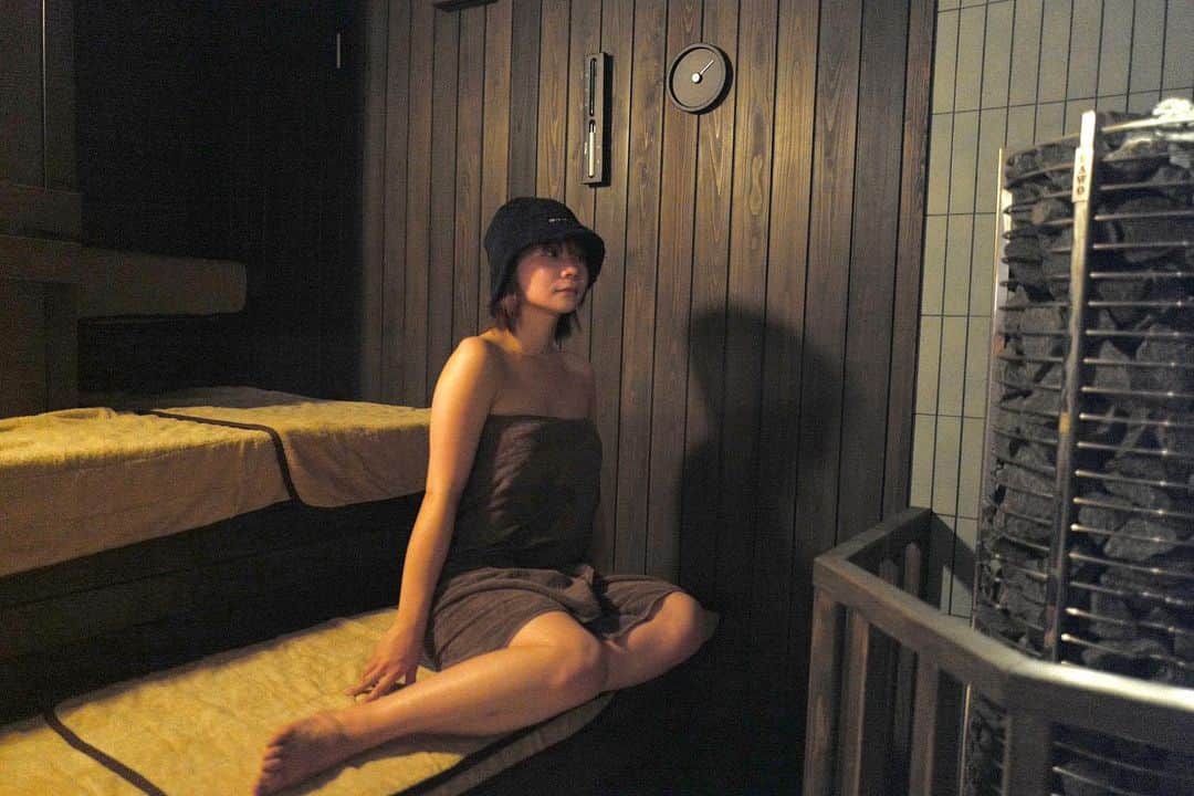 真奈さんのインスタグラム写真 - (真奈Instagram)「昨日はやなパイと @sauna_nihitaru さんへ🧖 女性が造った男性専用のサウナ施設🧖‍♀️(レディースデーもあるよ ...