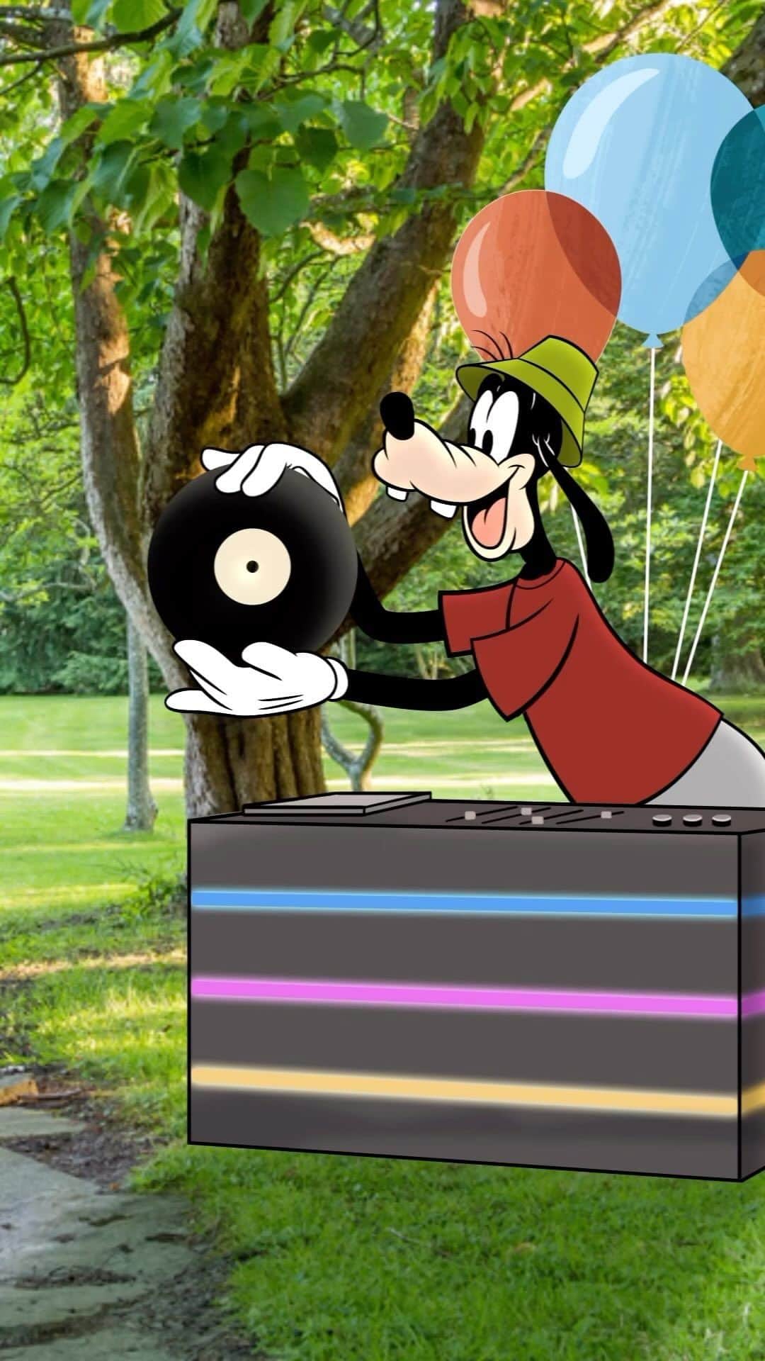 ミニーマウスさんのインスタグラム動画 - (ミニーマウスInstagram)「Oh boy, it’s almost party time ...