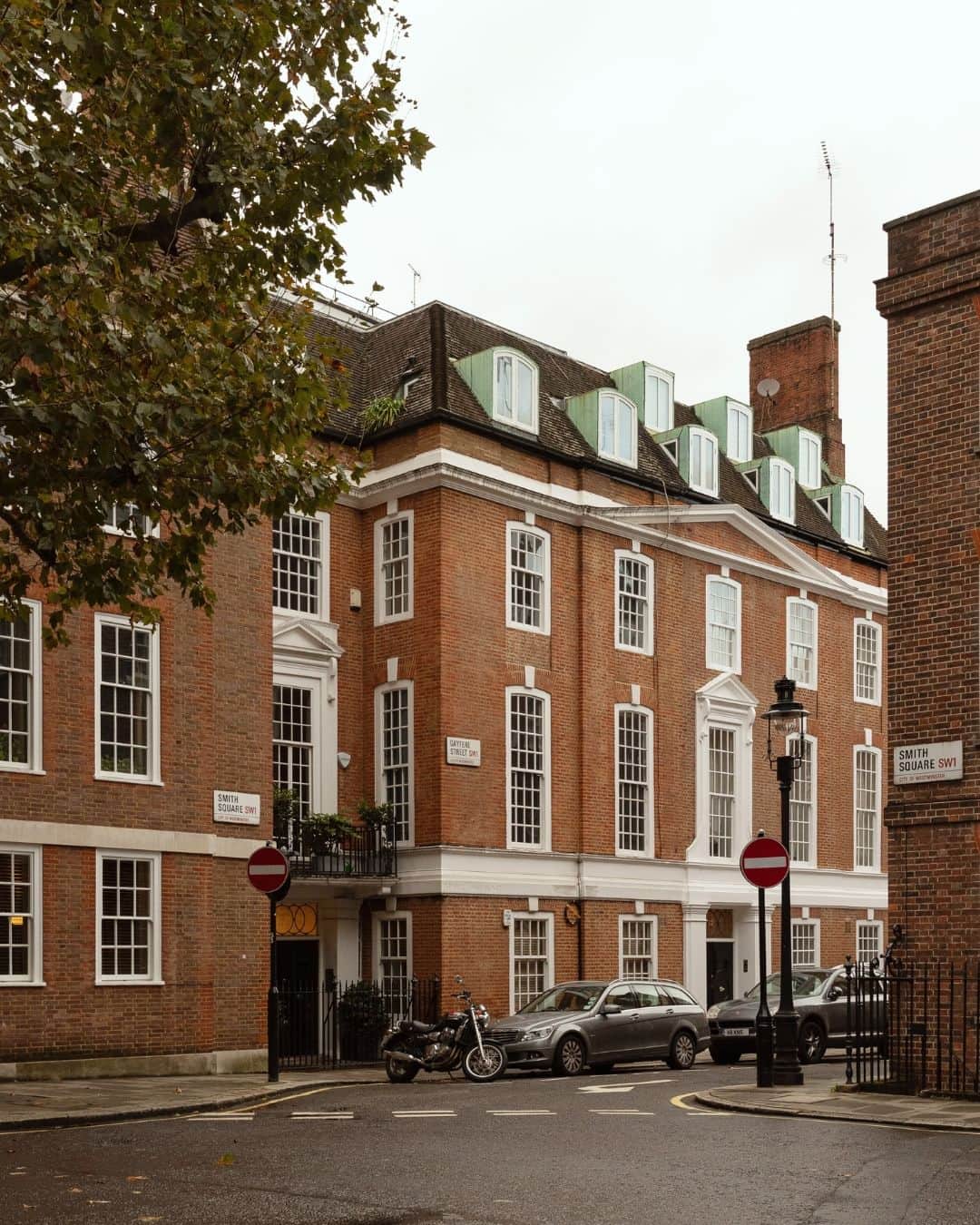 The Modern Houseさんのインスタグラム写真 - (The Modern HouseInstagram)「#forsale ...