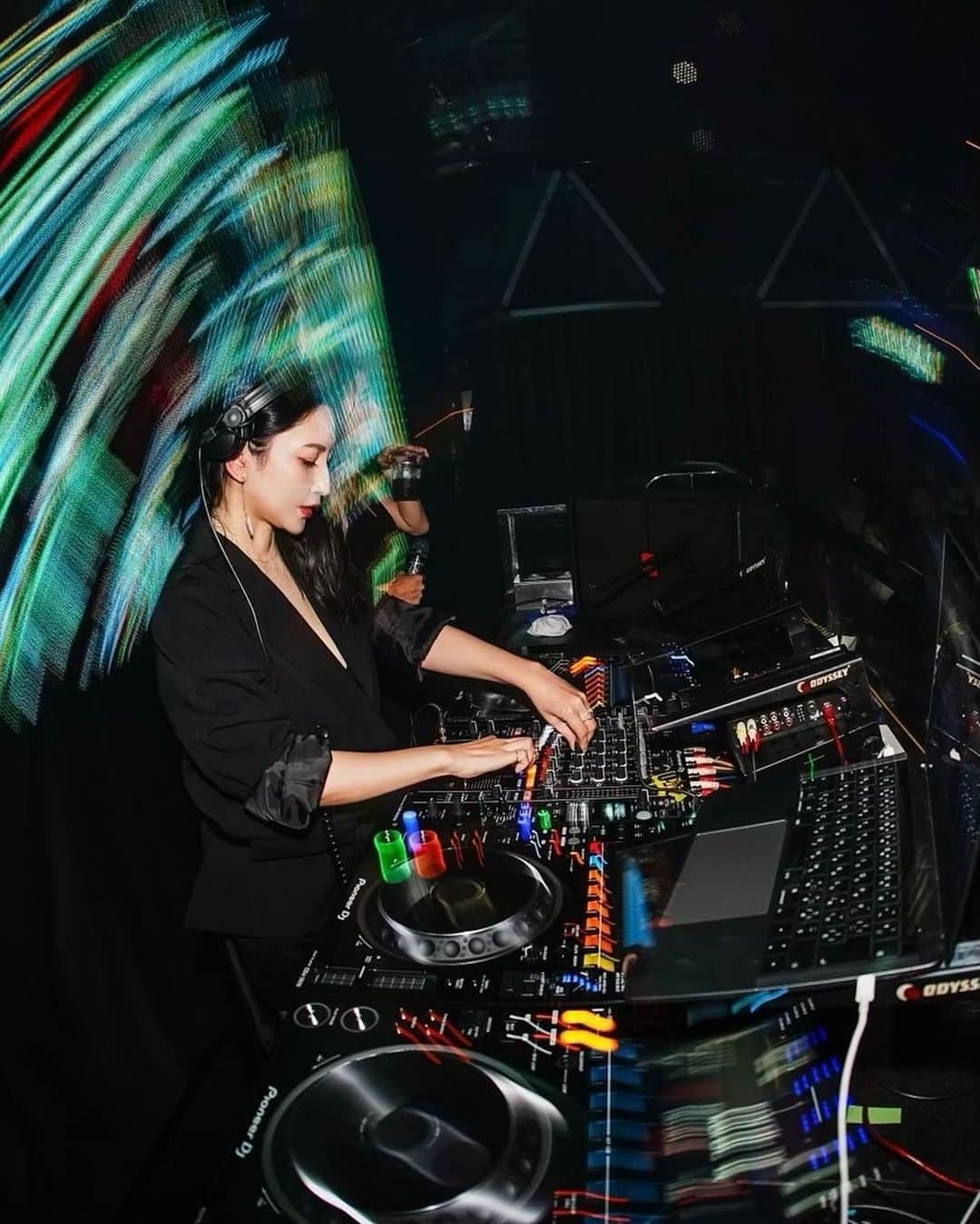 DJ LICCAさんのインスタグラム写真 - (DJ LICCAInstagram)「"Feel" is here Keep ...