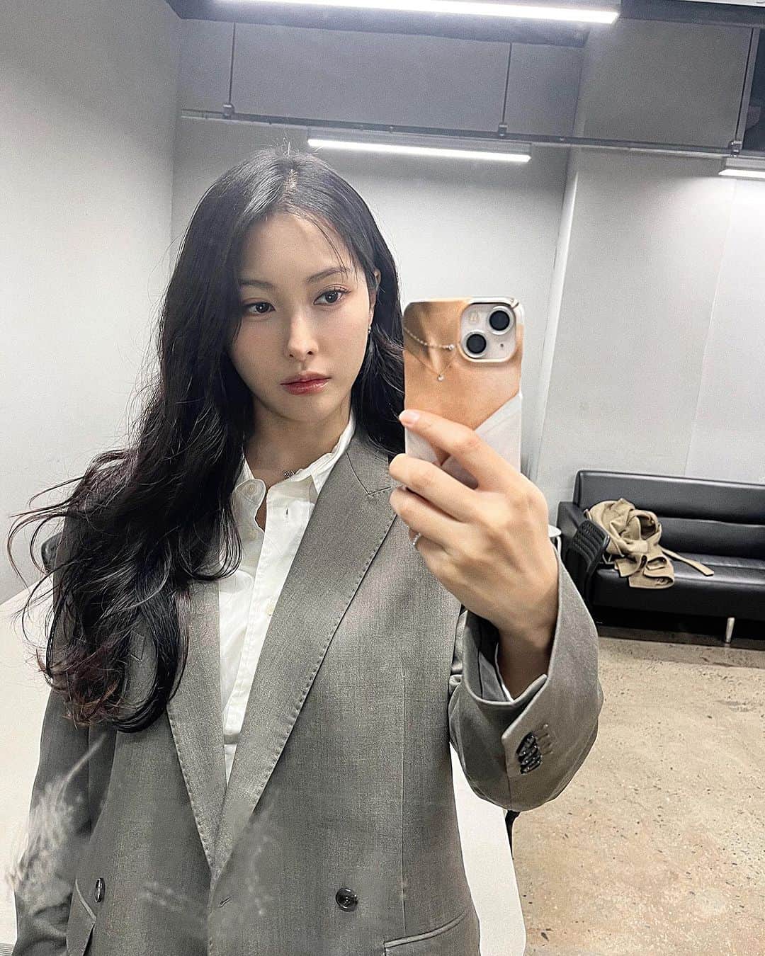 パク・ギュリさんのインスタグラム写真 パク・ギュリinstagram 「만추 11월은 좀 다른 느낌」11月18日 13時19分