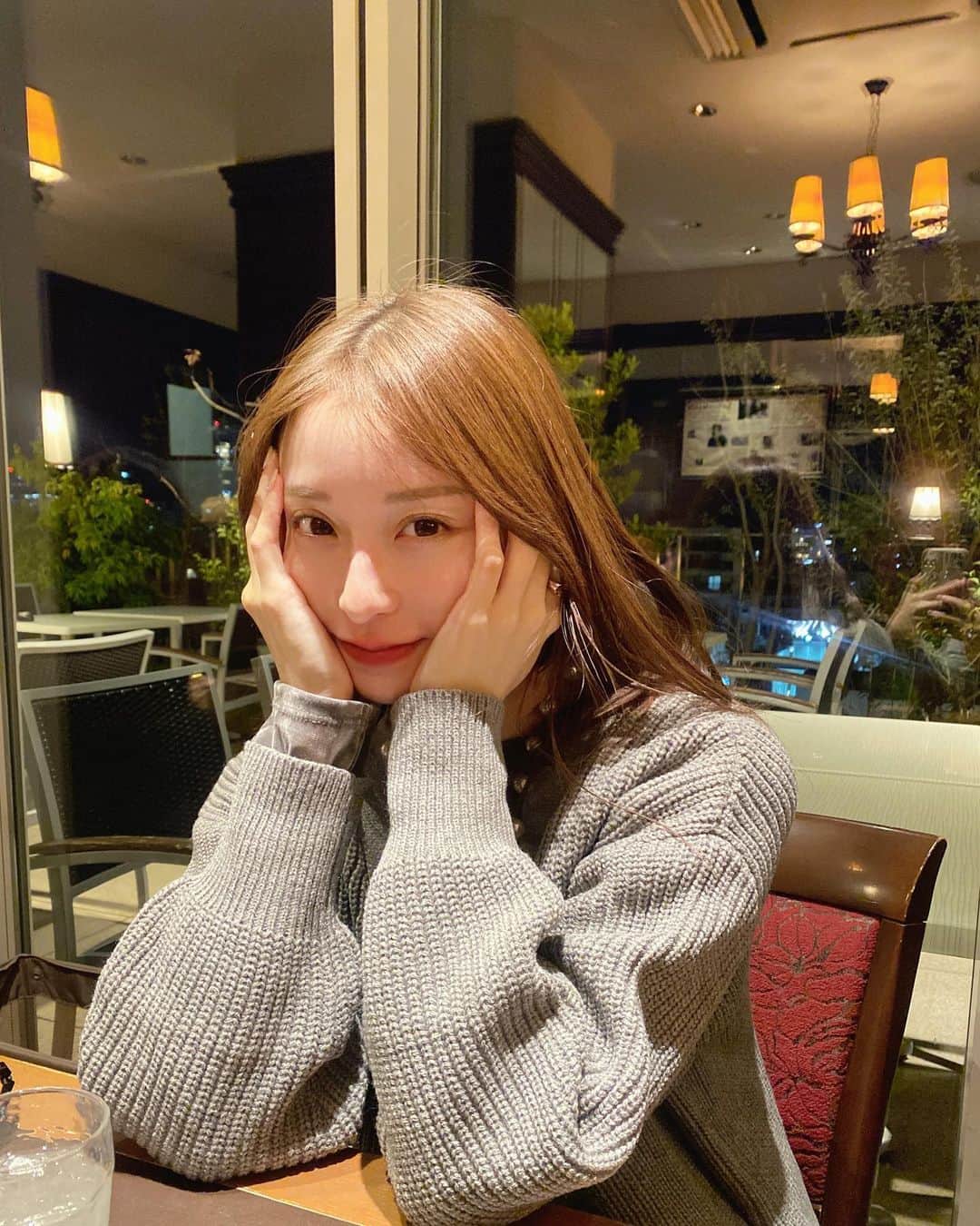 renさんのインスタグラム写真 - (renInstagram)「・ ・ 鼻詰まりで頭も顔もボヤボヤしてた日☕️🍰 #れんの服 パール付きカーデ @belluna_fashion ...