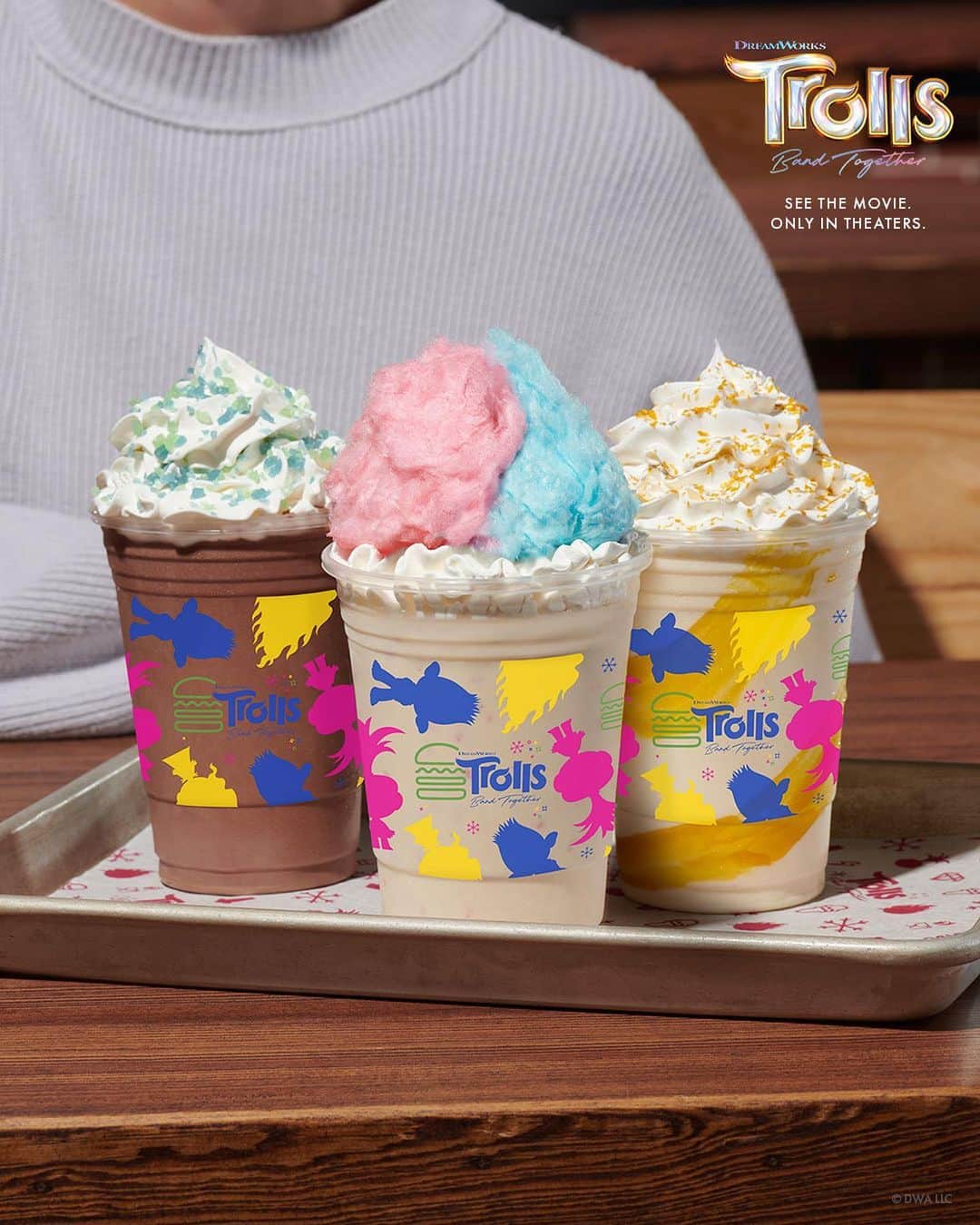 SHAKE SHACKさんのインスタグラム写真 - (SHAKE SHACKInstagram)「We’re raising the roof ...