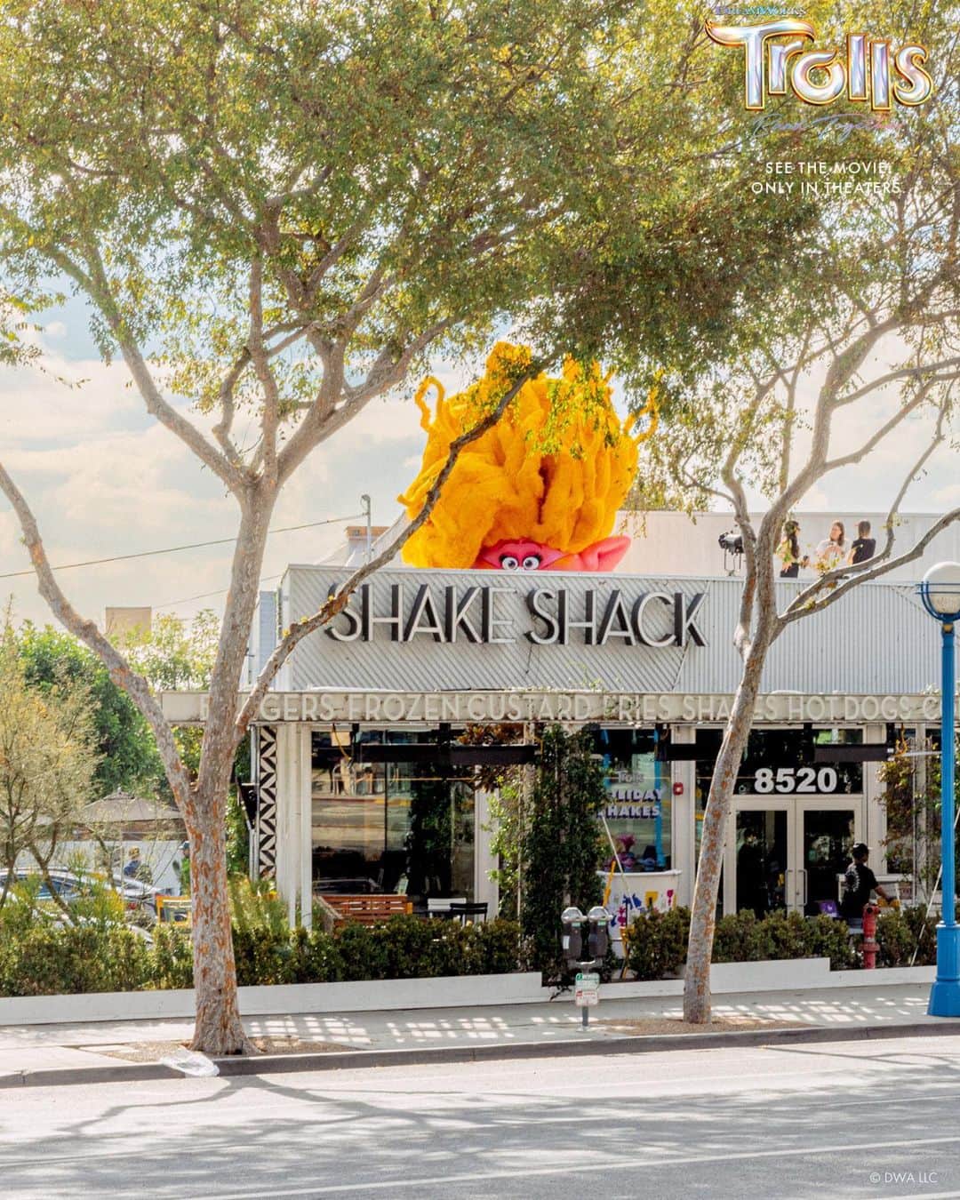 SHAKE SHACKさんのインスタグラム写真 - (SHAKE SHACKInstagram)「We’re raising the roof ...